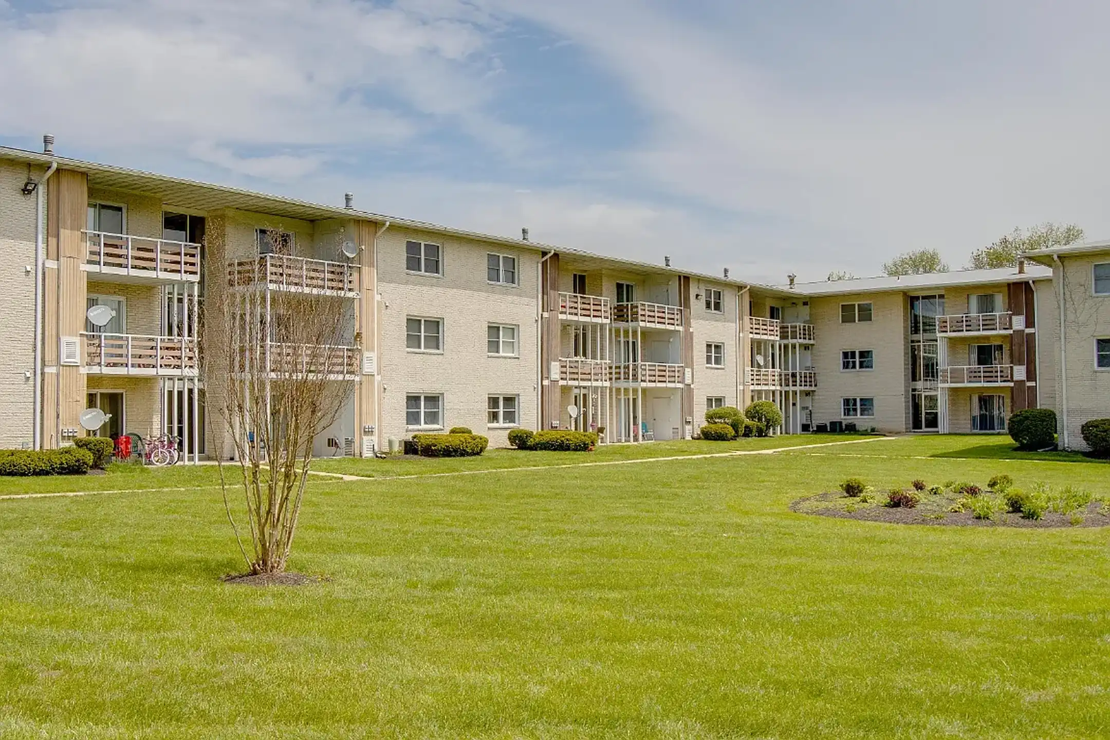 Hillside Terrace Apartments - Aberdeen, MD 21001 | ApartmentGuide.com
