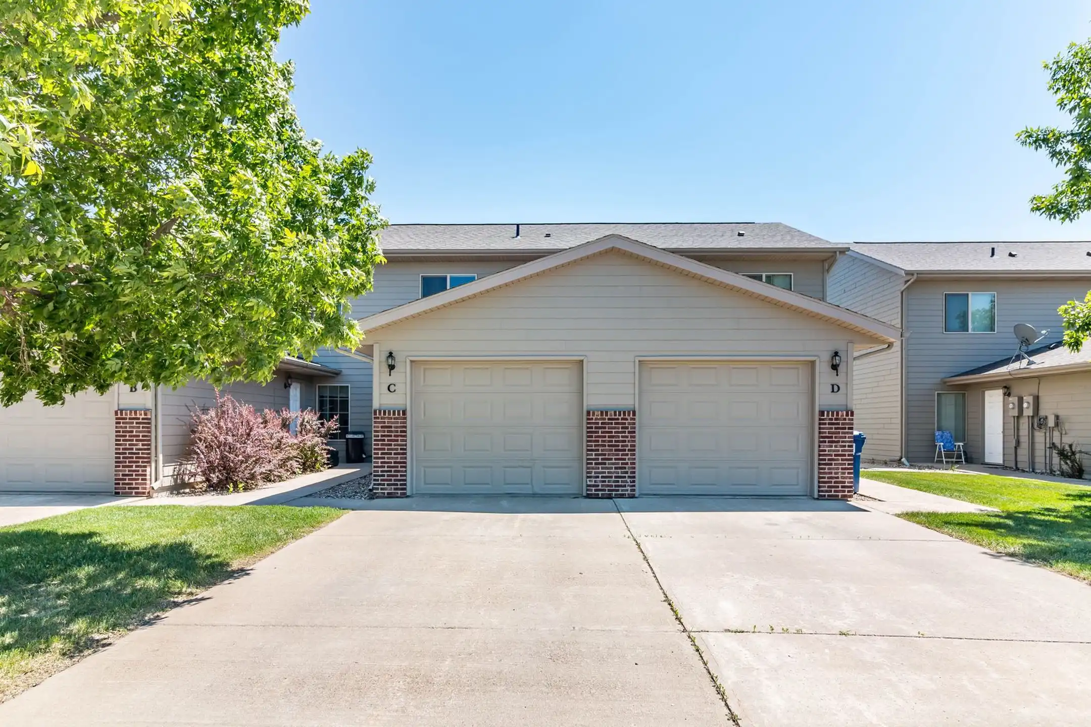 140 S. Shebal Avenue - Harrisburg, SD 57032 | ApartmentGuide.com