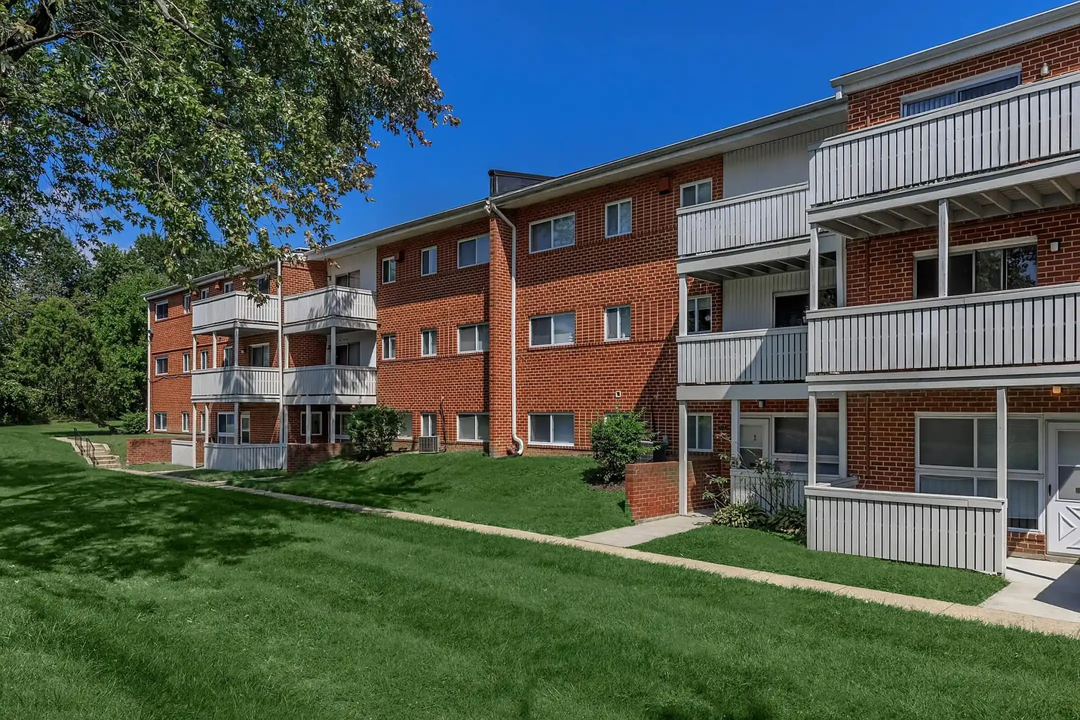 Fox Crossing Apartments - Baltimore, MD 21206 | ApartmentGuide.com