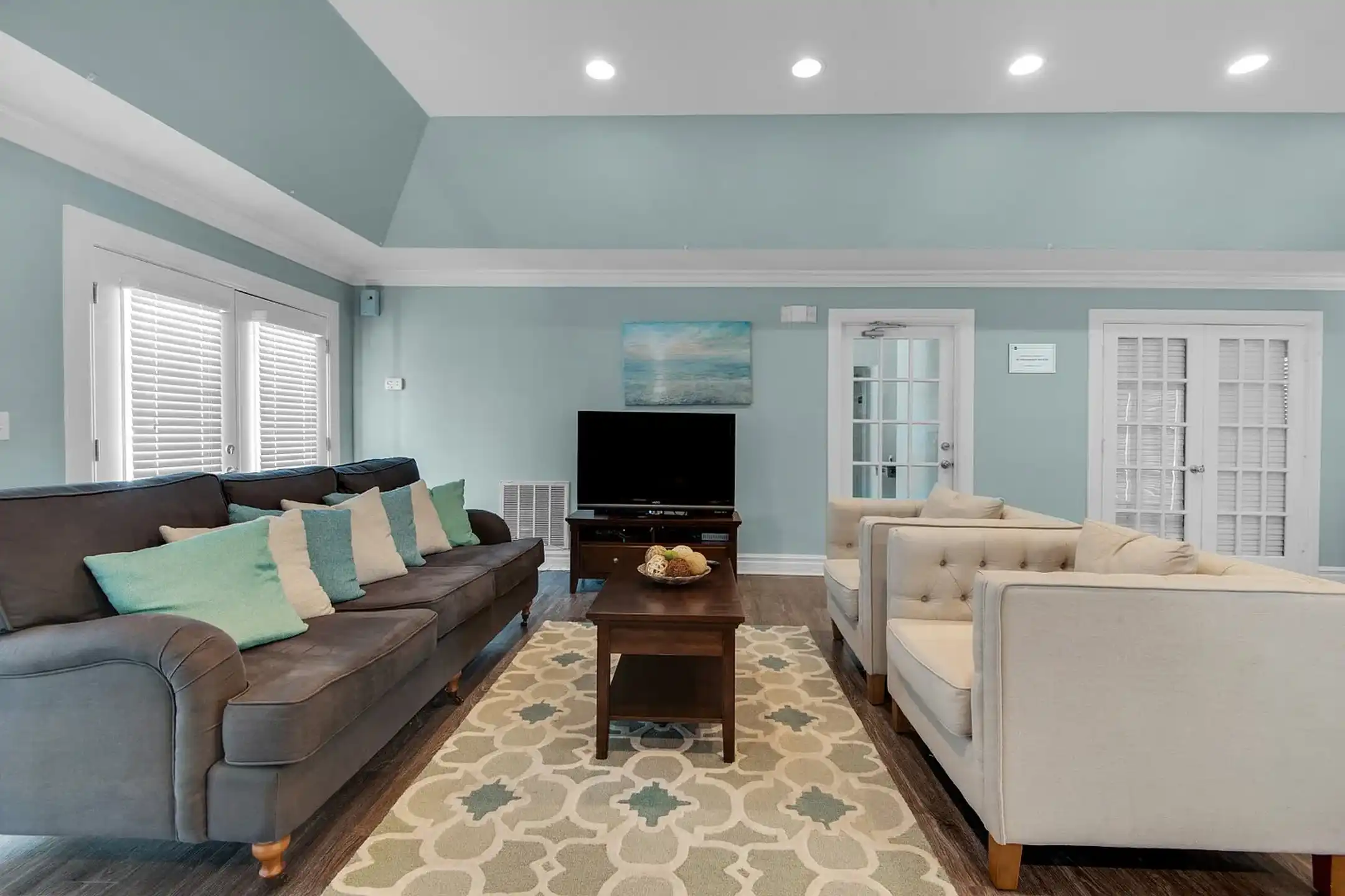 Crystal Lake - Pensacola, FL 32506 | ApartmentGuide.com