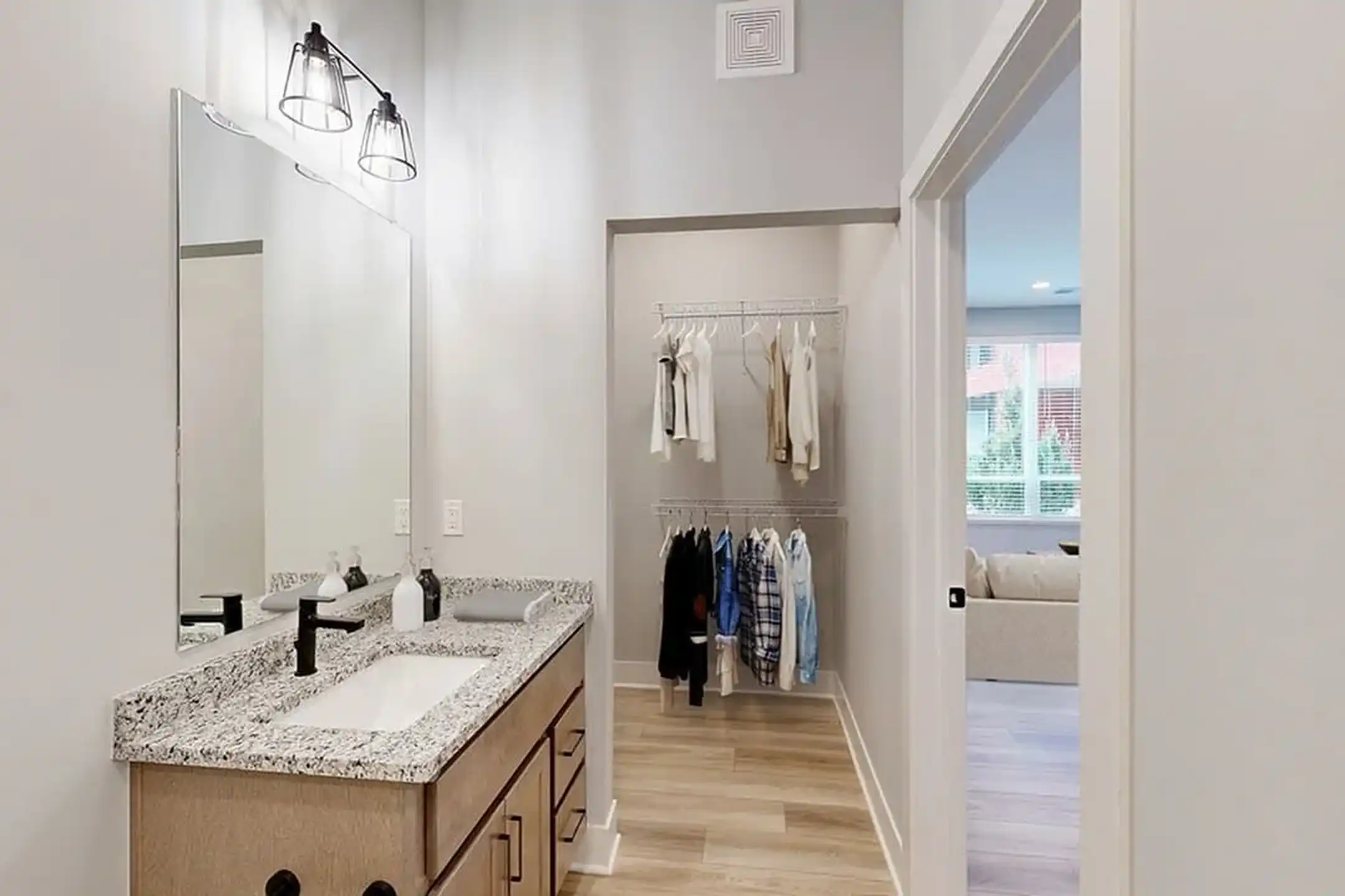 The Patent at Jeffrey Park - Columbus, OH 43215 | ApartmentGuide.com