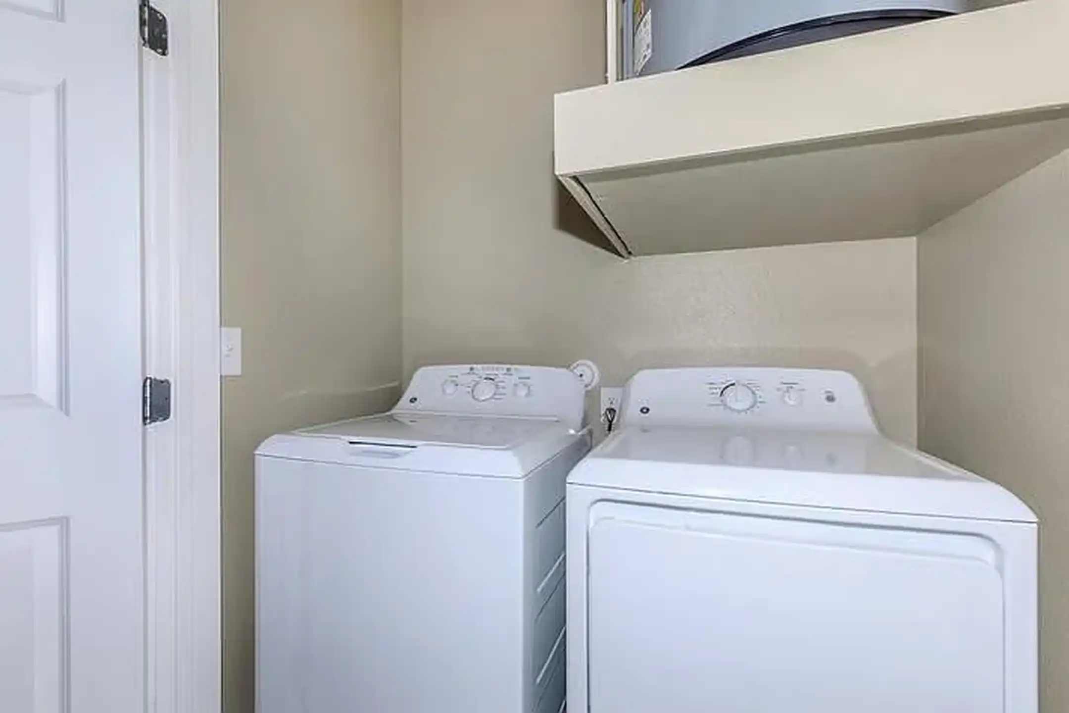 Prairie Gate Community - Grand Prairie, TX 75052 | ApartmentGuide.com