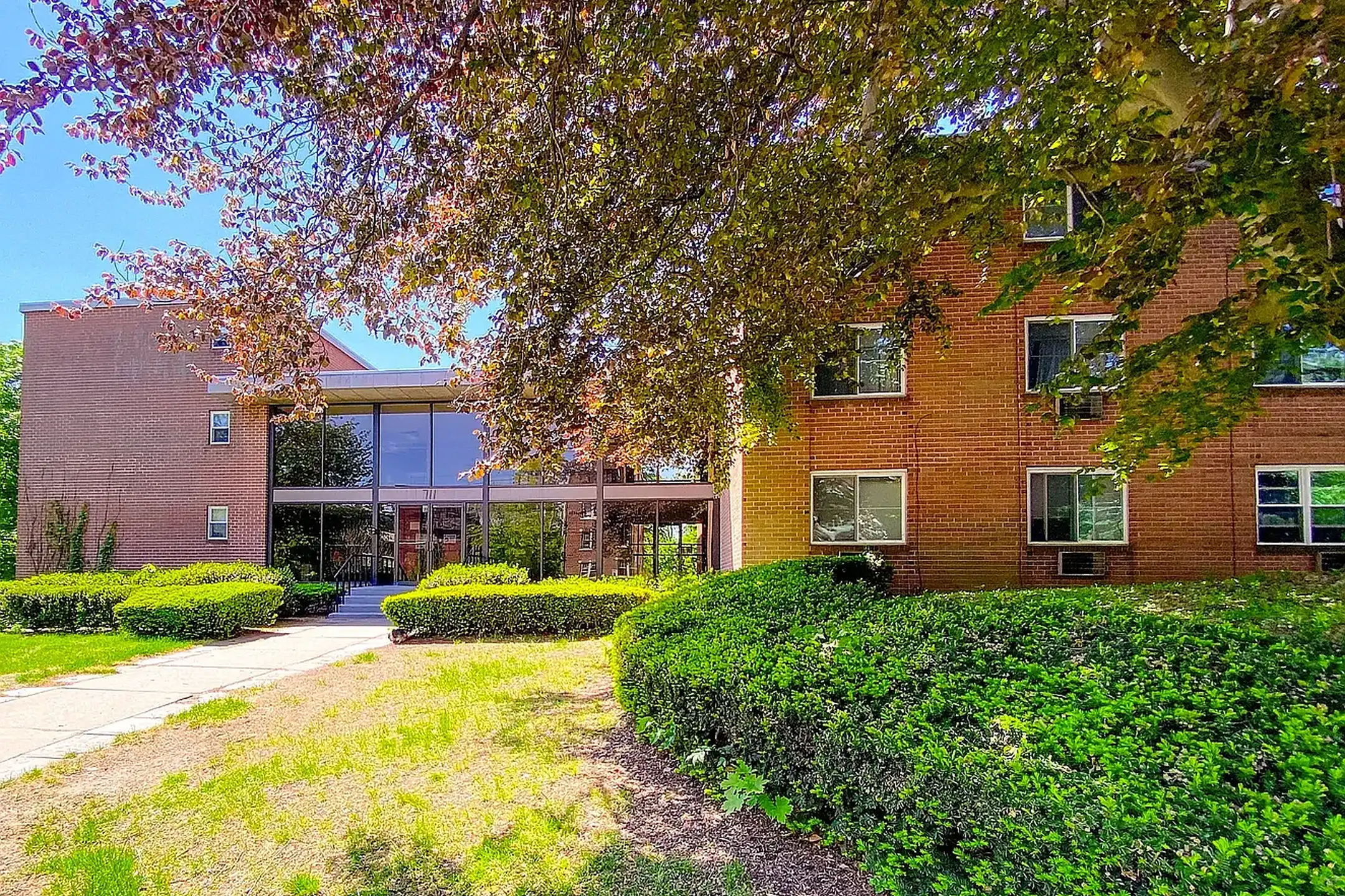711 Farmington Ave - West Hartford, CT 06119 | ApartmentGuide.com