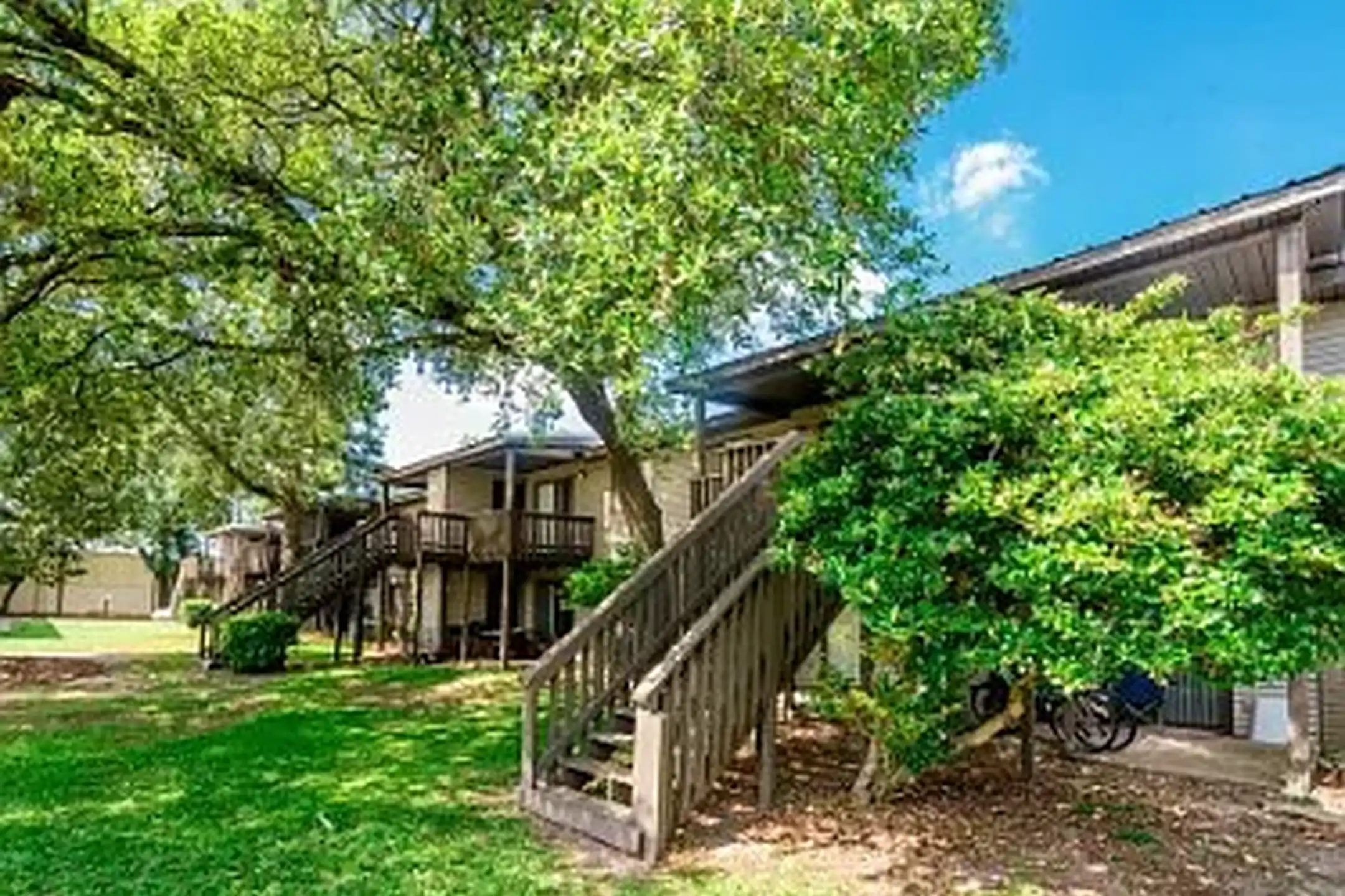 The Waypoint - Pensacola, FL 32514 | ApartmentGuide.com