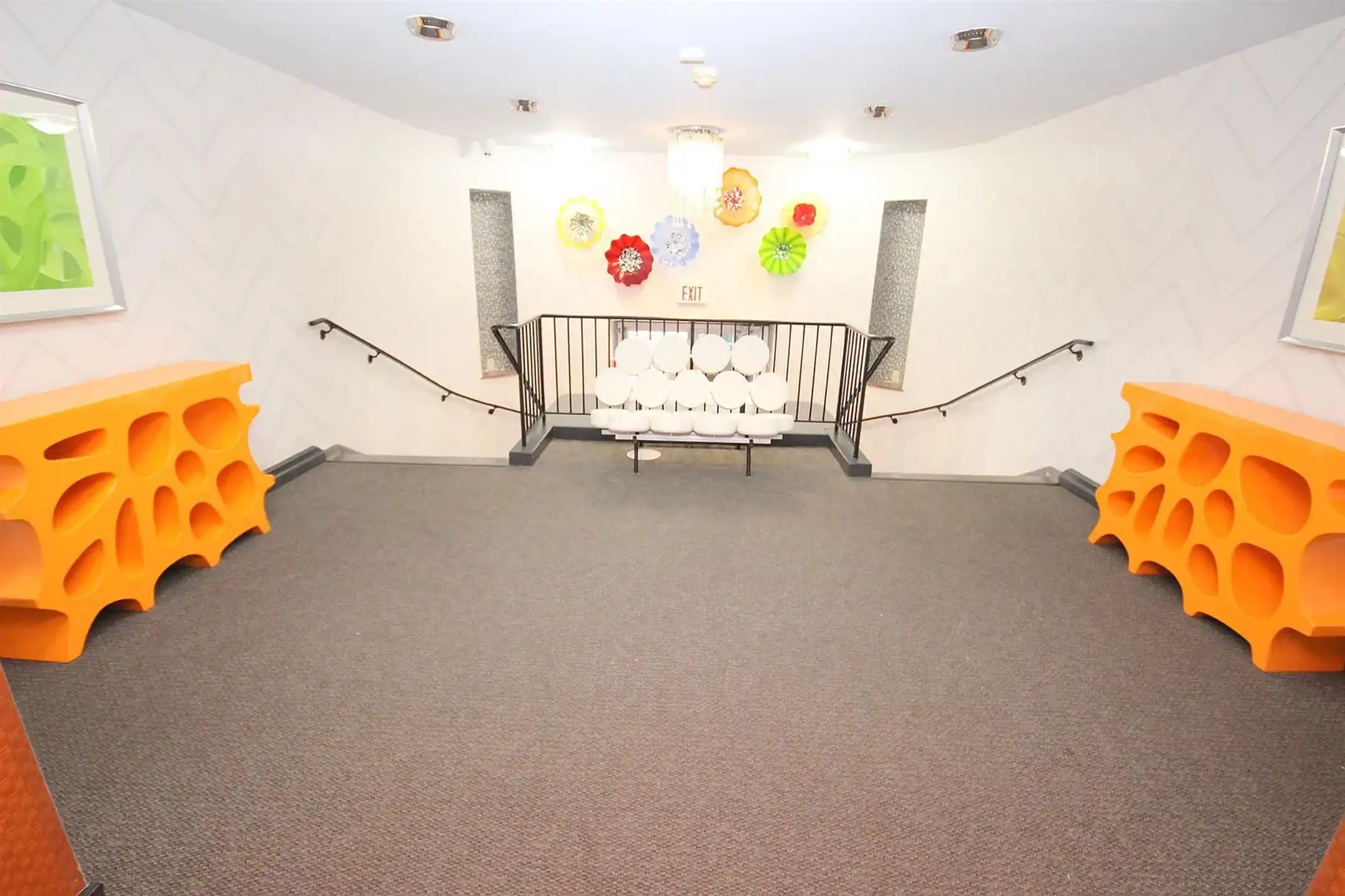 Royal Windsor - Pittsburgh, PA 15213 | ApartmentGuide.com