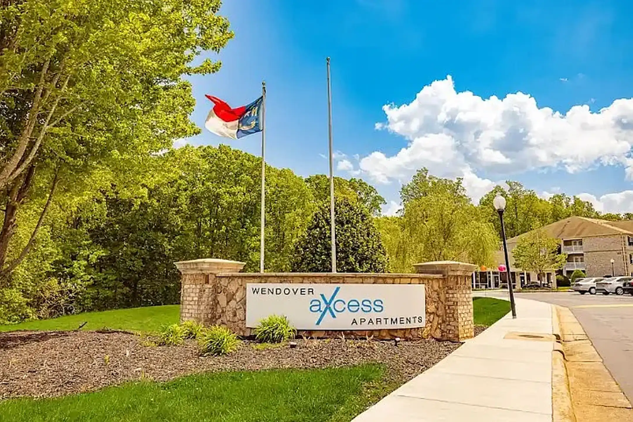 Wendover Axcess - Greensboro, NC 27409 | ApartmentGuide.com