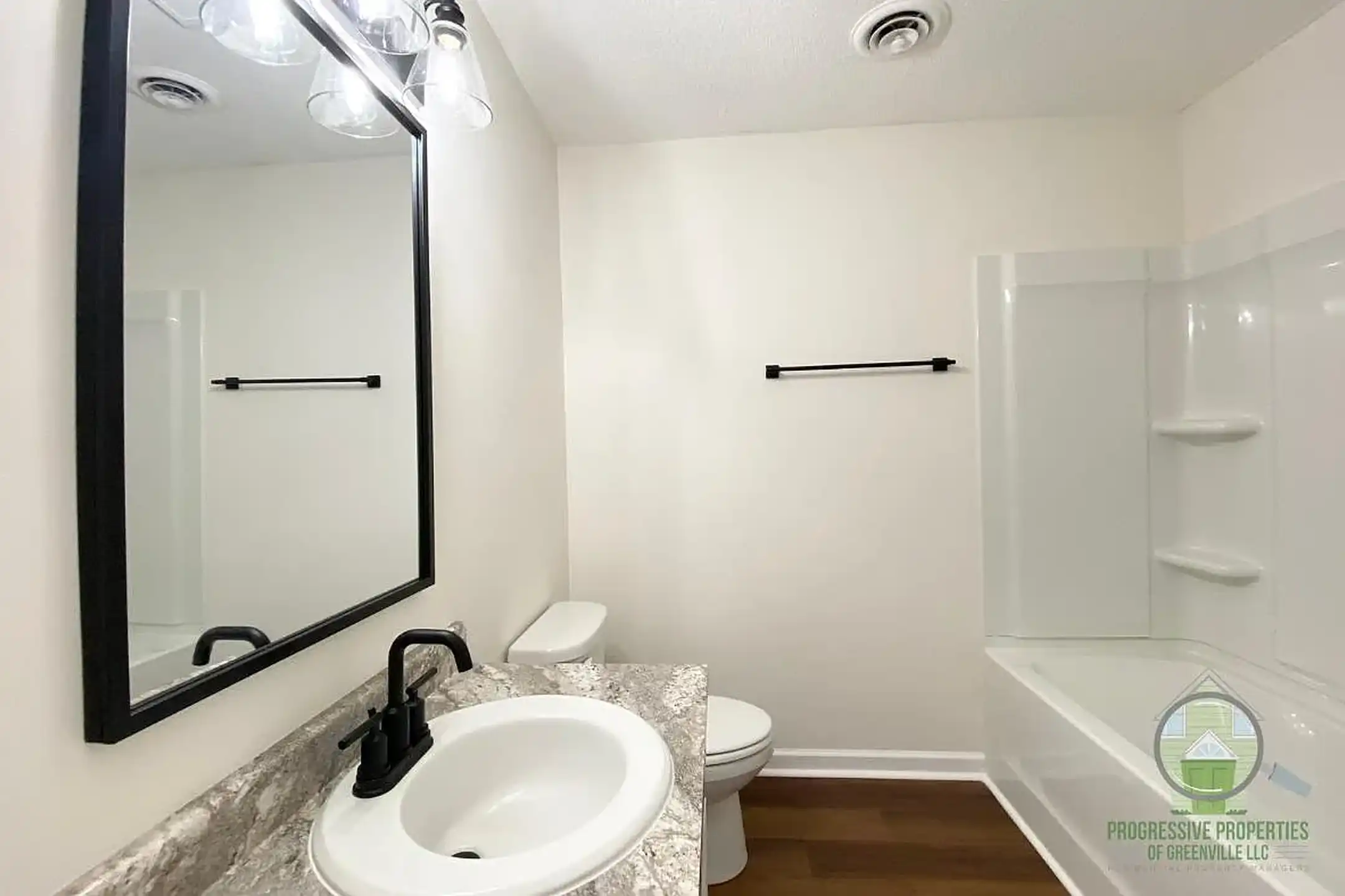 The Townes @ Summit - Greenville, SC 29609 | ApartmentGuide.com