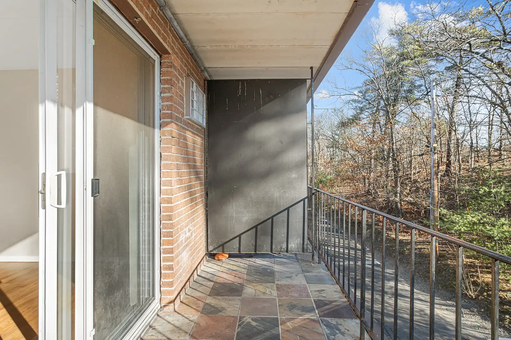 Warden Place - Saugus, MA 01906 | ApartmentGuide.com