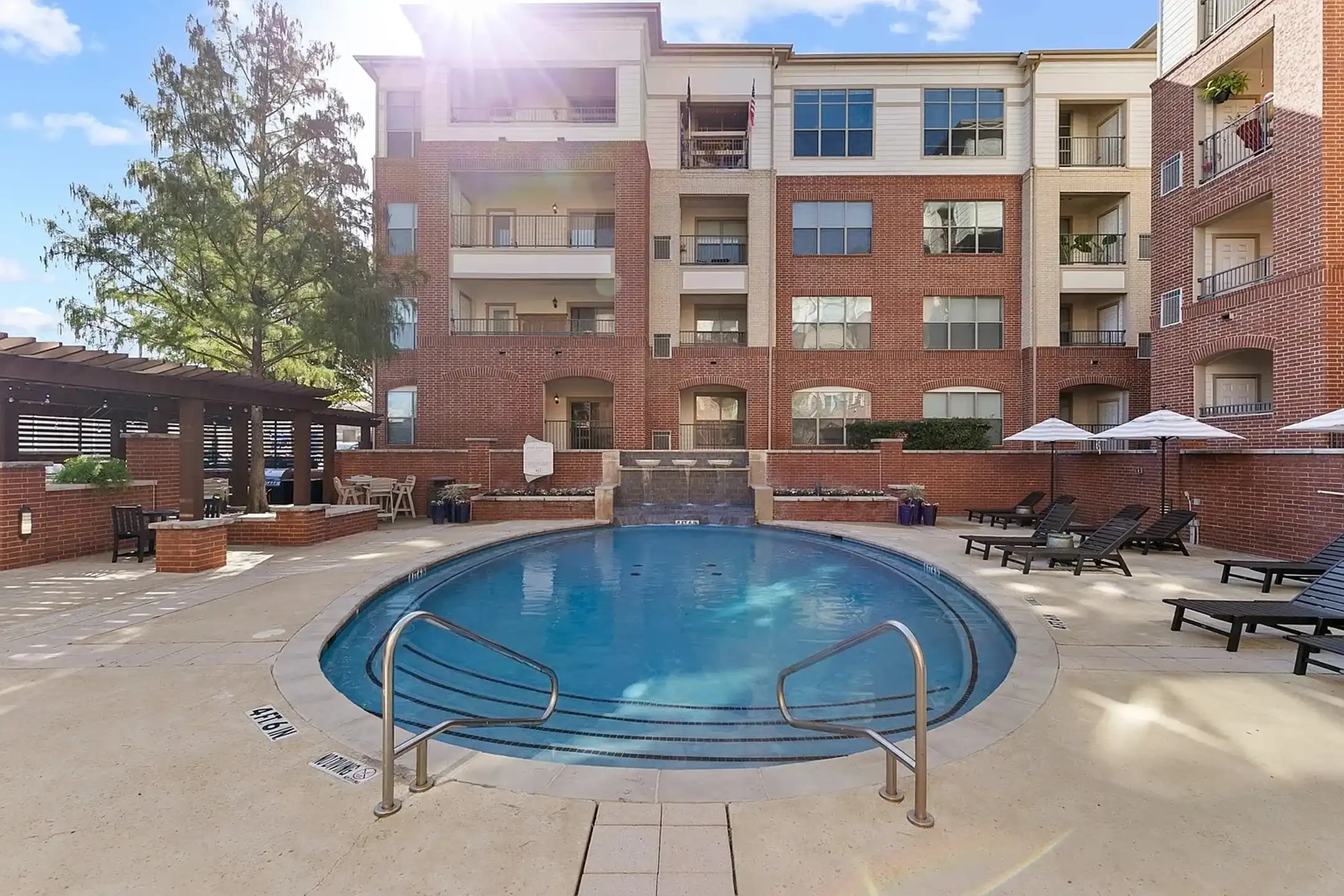 Prairie Crossing - Farmers Branch, TX 75244 | ApartmentGuide.com