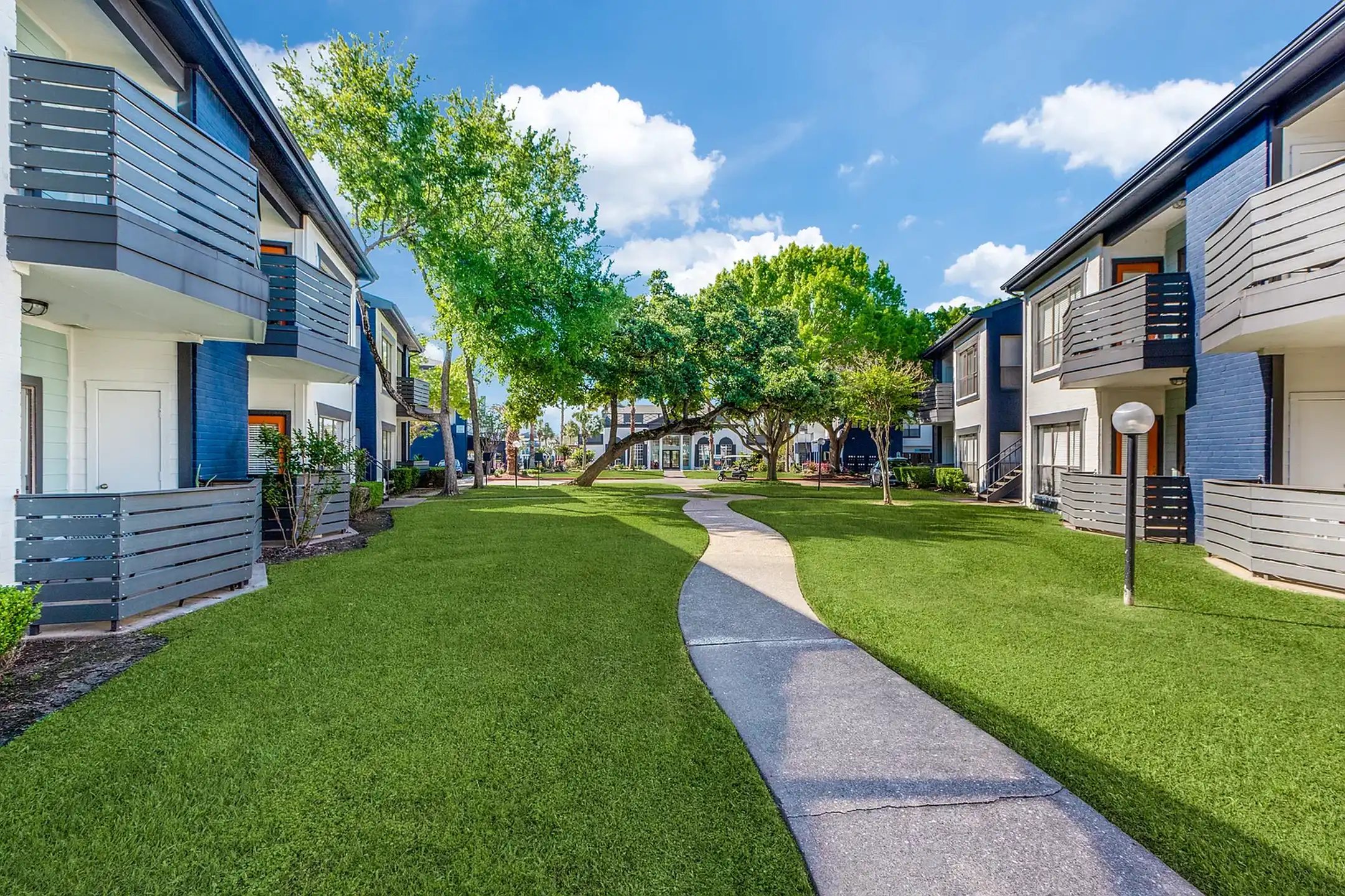 The Pearce on the Lake - Houston, TX 77058 | ApartmentGuide.com
