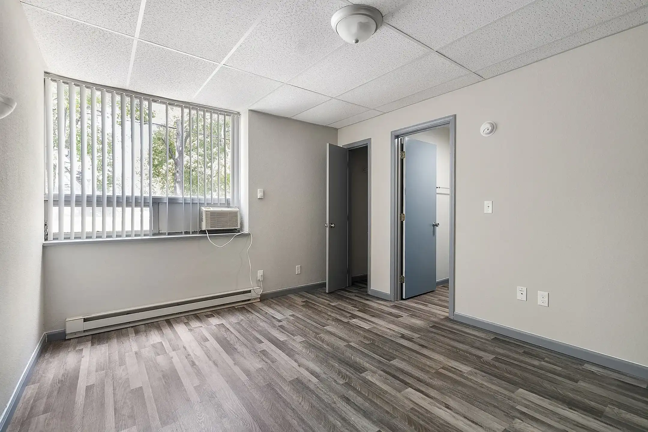 Campus Edge Apts - Carbondale, IL 62901 | ApartmentGuide.com