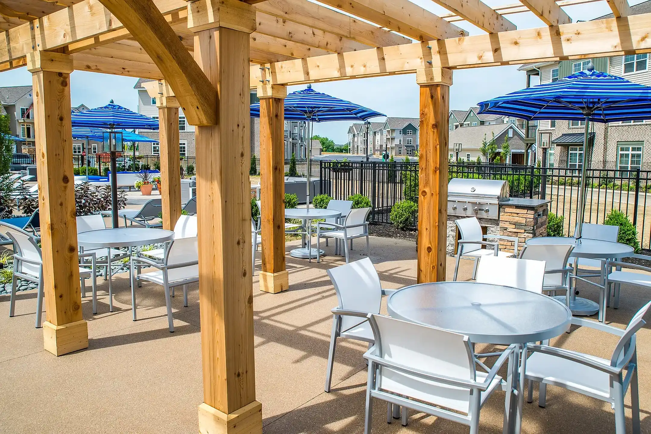 The Charles at Riggins Run - Dublin, OH 43016 | ApartmentGuide.com