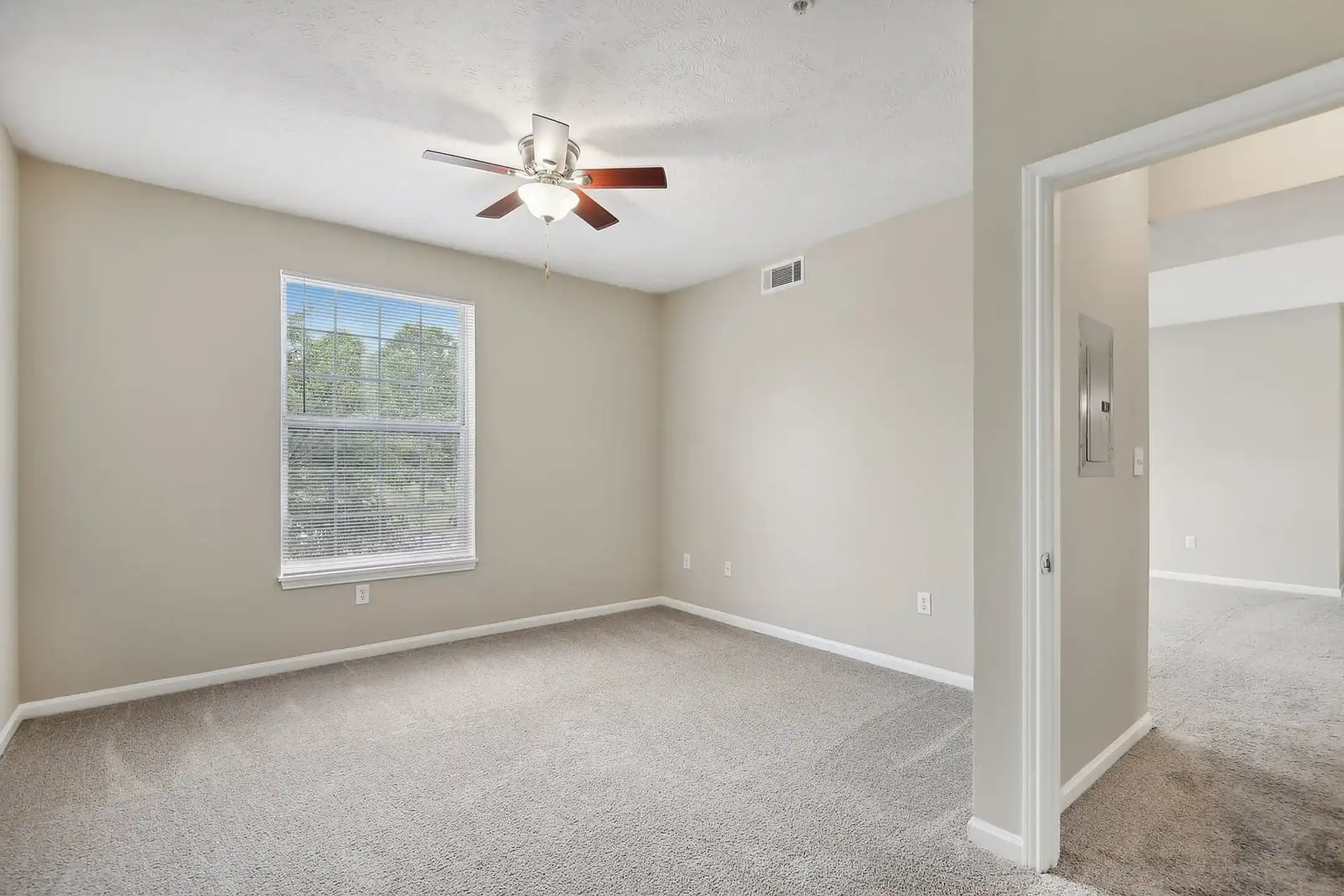 Woodgate Farms - Murfreesboro, TN 37128 | ApartmentGuide.com