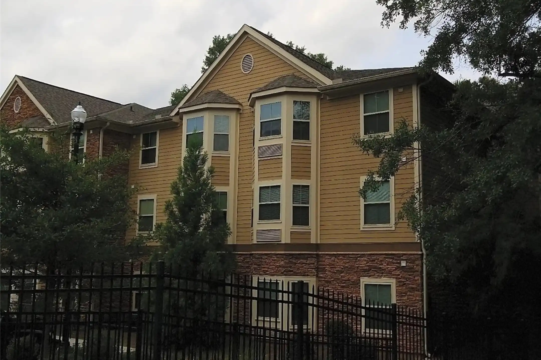 4695 Redan Rd - Stone Mountain, GA 30083 | ApartmentGuide.com