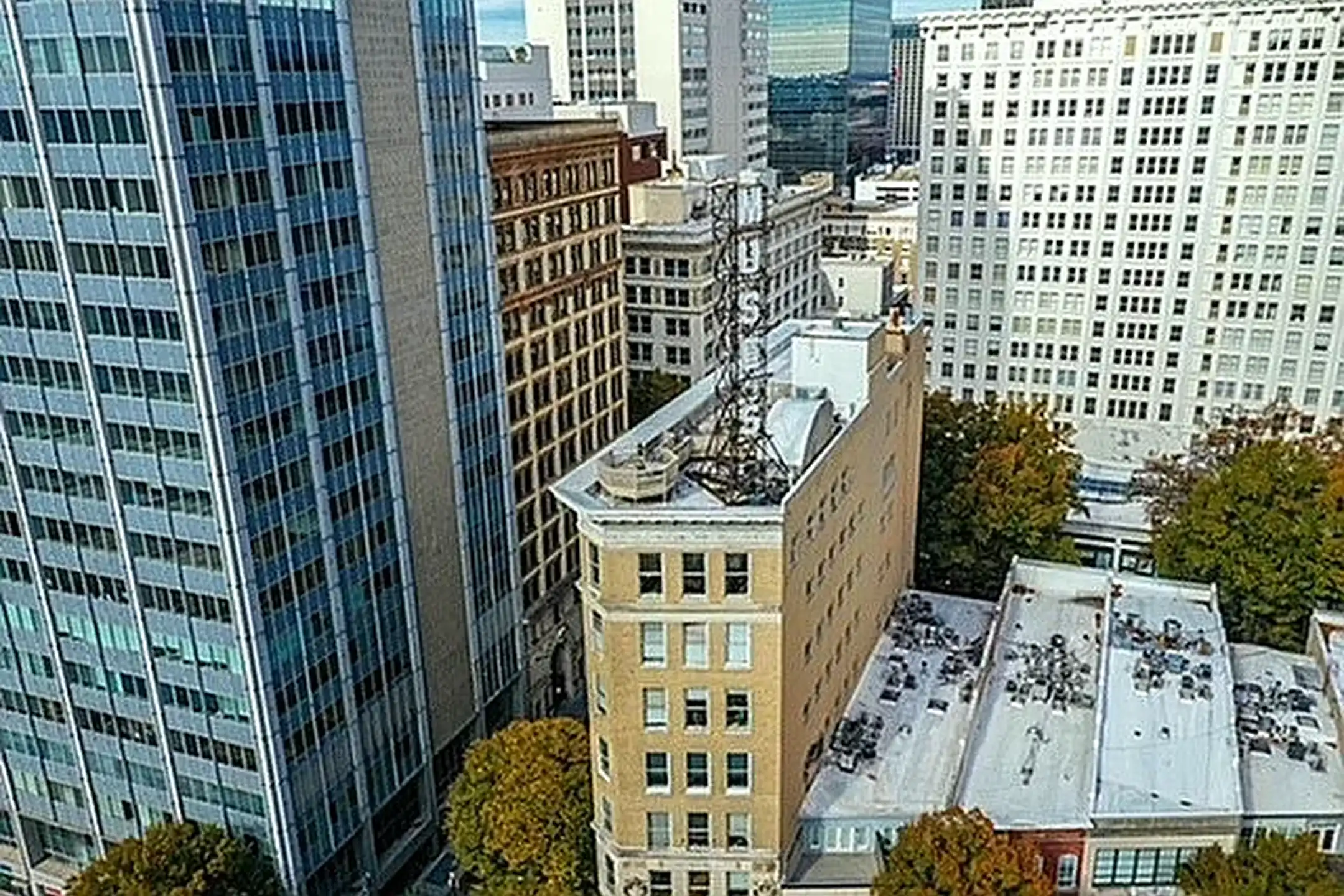 Muse's - Atlanta, GA 30303 | ApartmentGuide.com