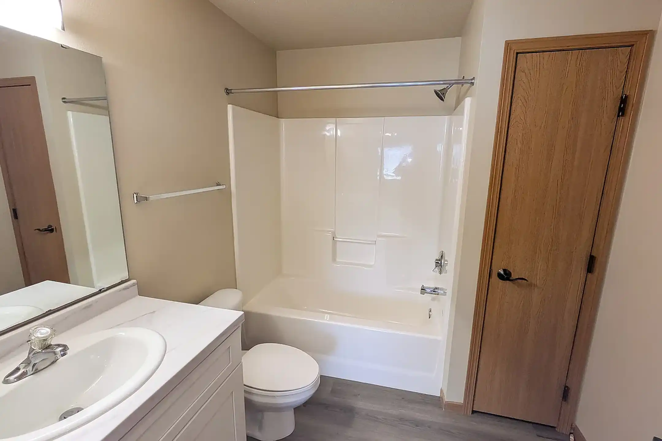 Osgood Townsite Apartment Homes - Fargo, ND 58104 | ApartmentGuide.com