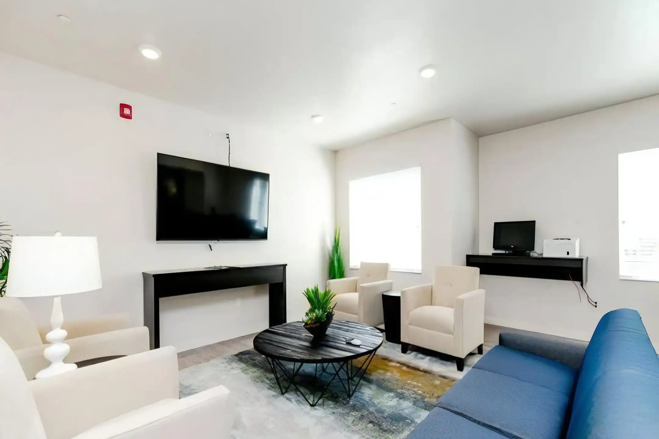 1711 W Royal Ln unit # 2016 - Irving, TX 75063 | ApartmentGuide.com