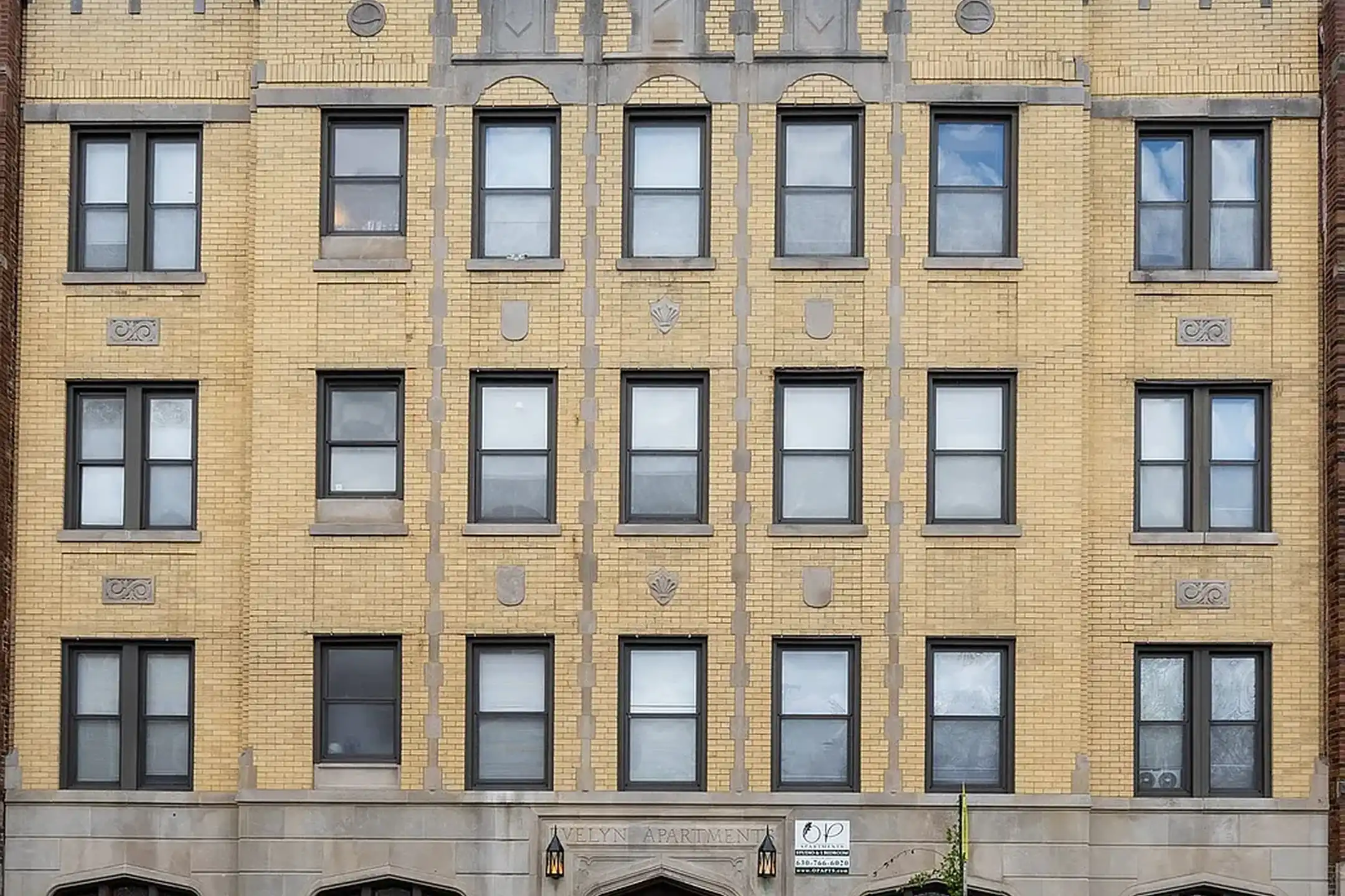 Evelyn Apartments - Oak Park, IL 60304 | ApartmentGuide.com