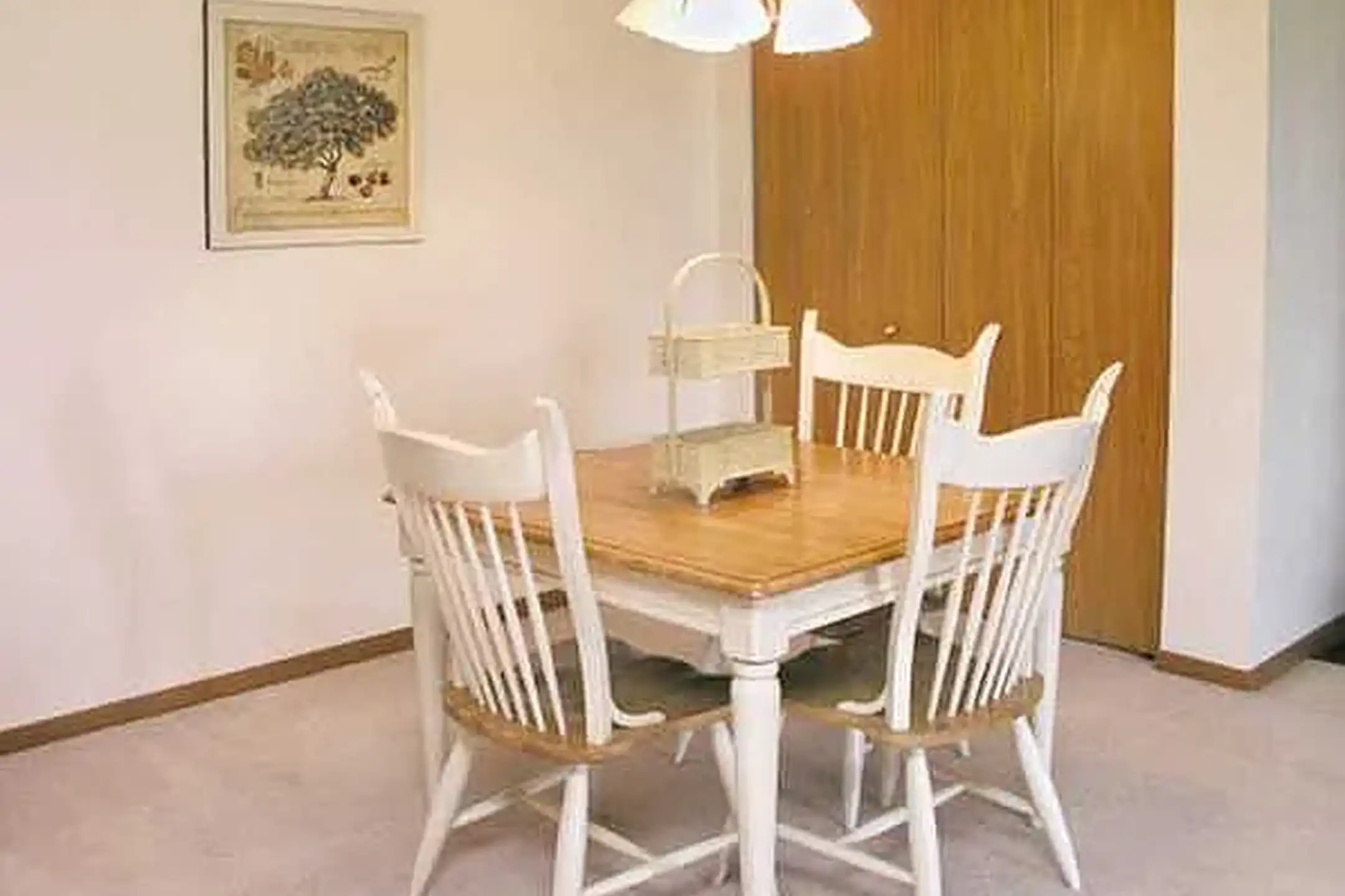 Ledgecrest Estates - De Pere, WI 54115 | ApartmentGuide.com