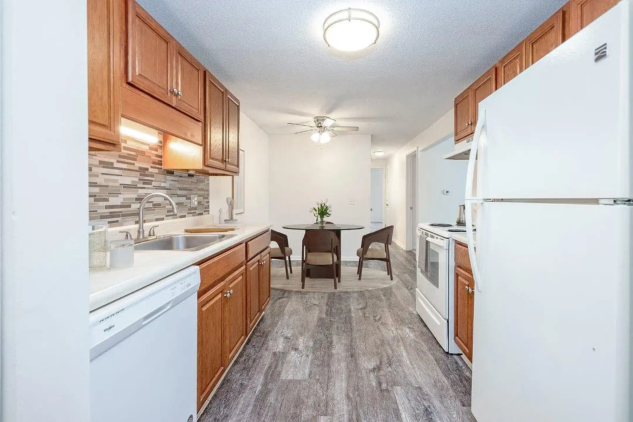 Perinton Manor Apartment Homes - Fairport, NY 14450 | ApartmentGuide.com