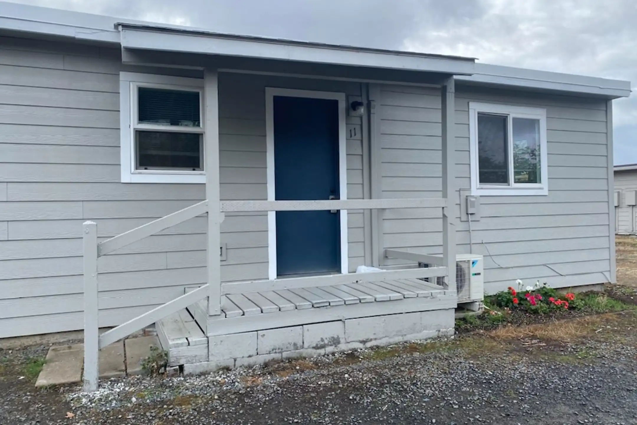 83650 N Pacific Hwy unit # 11 - Creswell, OR 97426 | ApartmentGuide.com