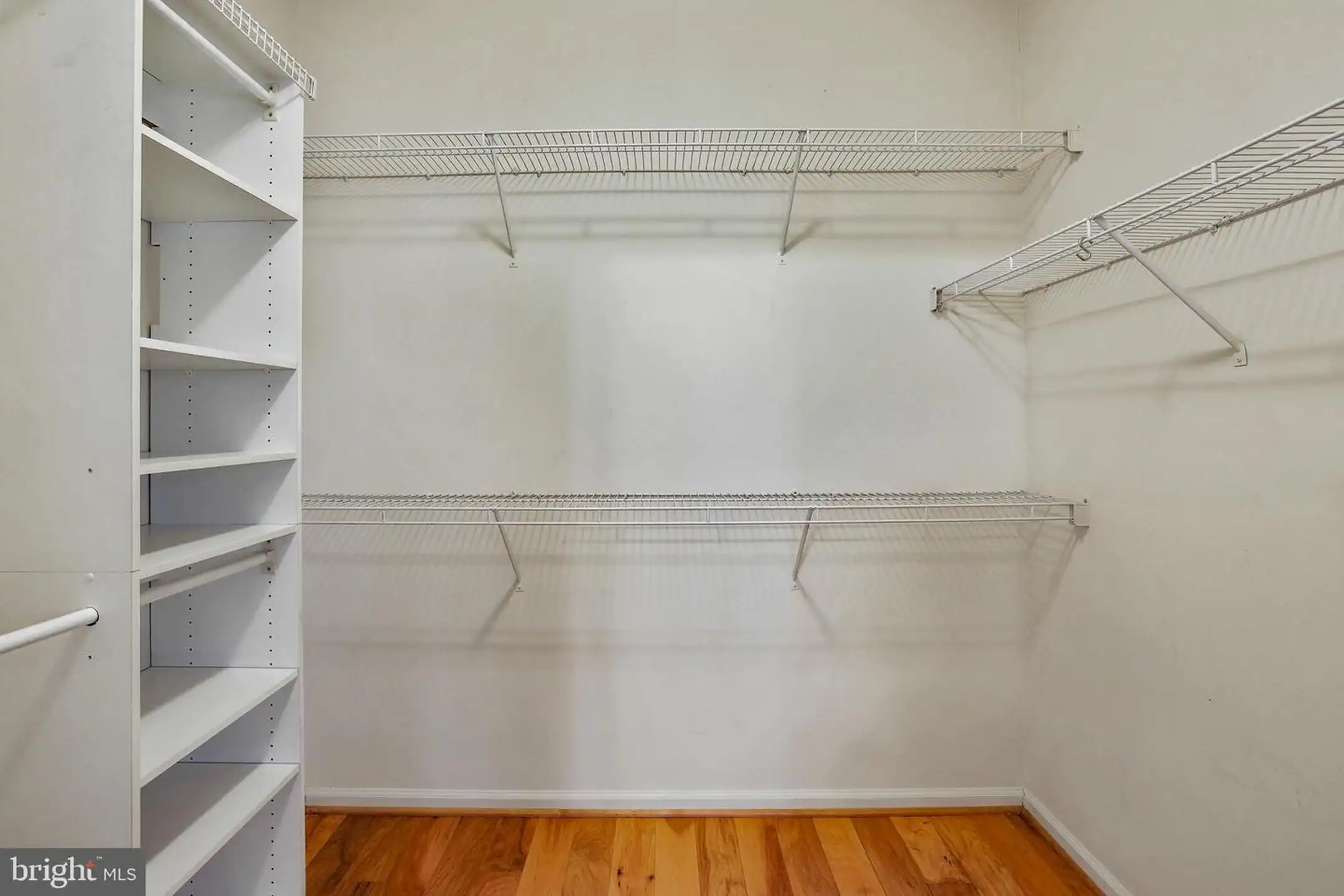 1708 Lake Shore Crest Dr unit 13 - Reston, VA 20190 | ApartmentGuide.com