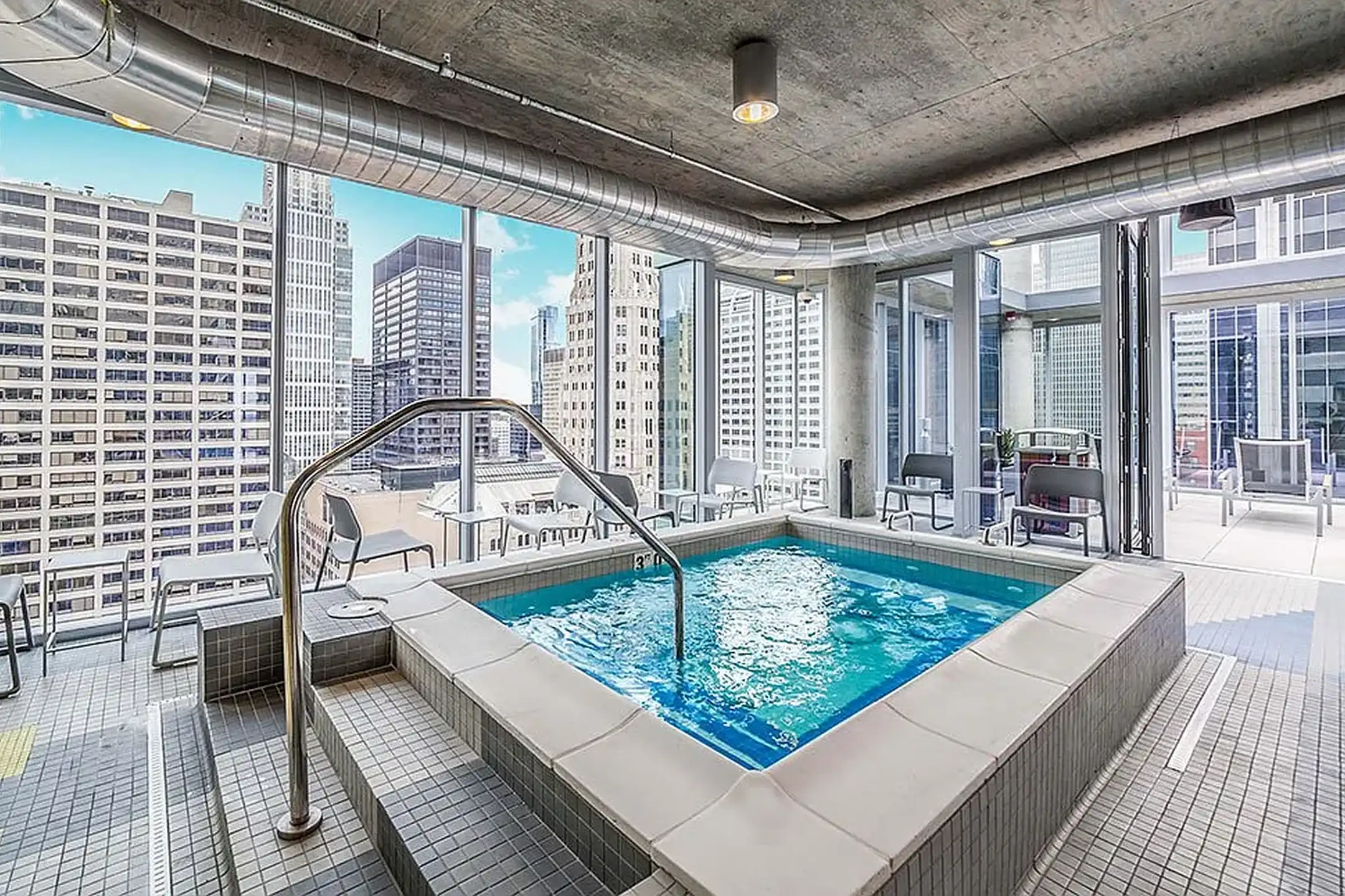 Linea Apartments - Chicago, IL 60606 | ApartmentGuide.com