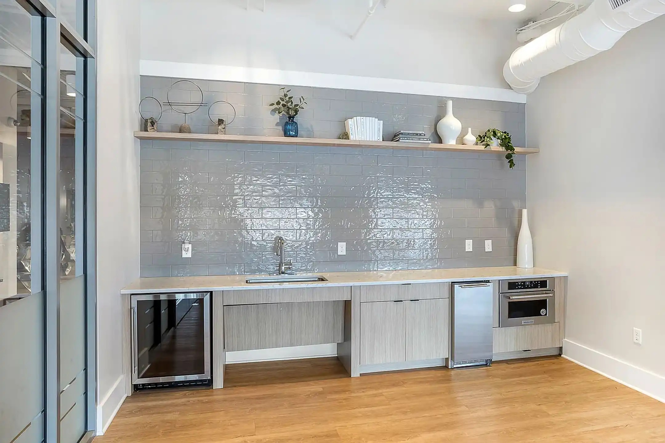 Volair Wesmont - Wood Ridge, NJ 07075 | ApartmentGuide.com