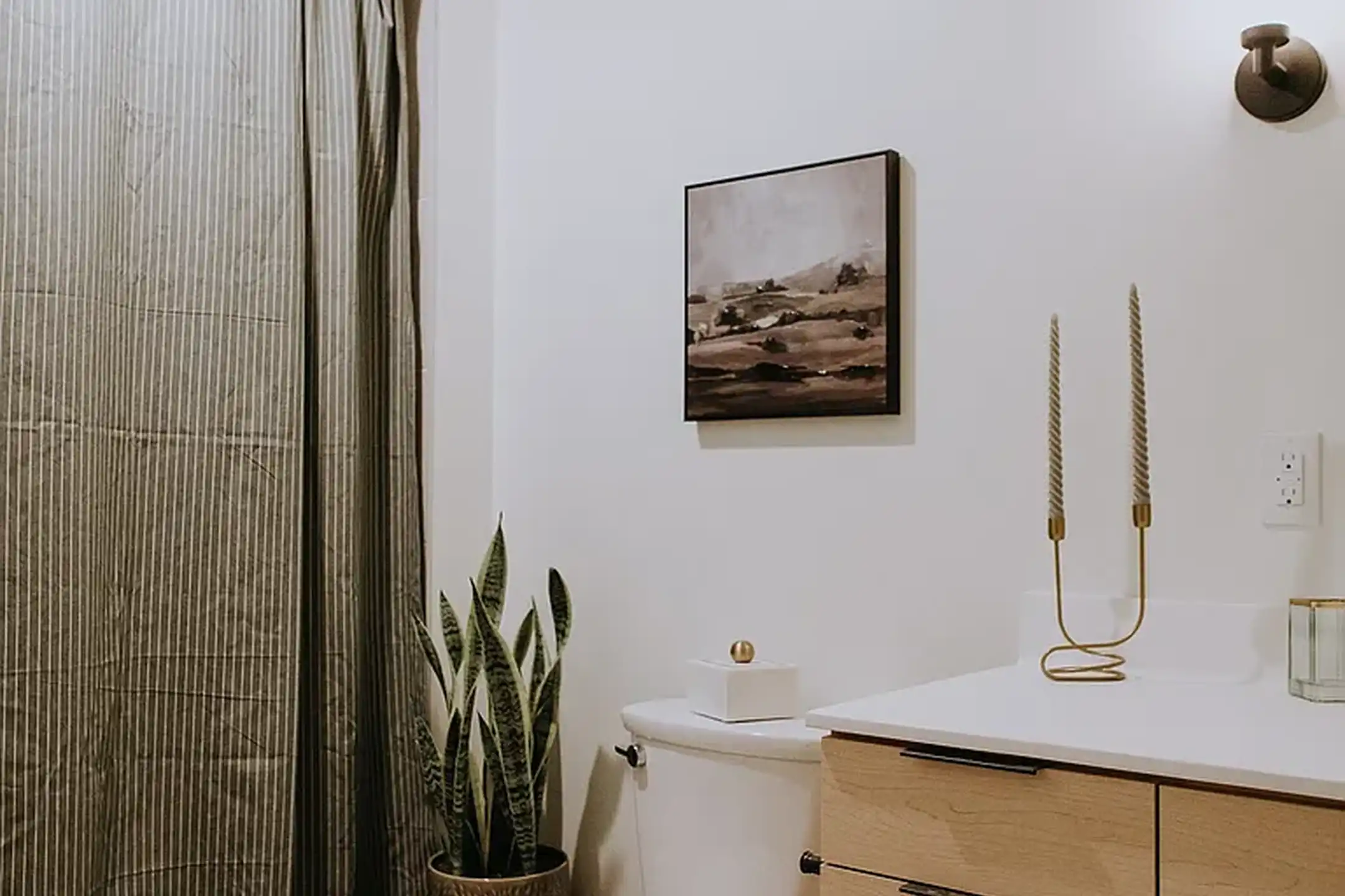 Zenith - Duluth, MN 55802 | ApartmentGuide.com