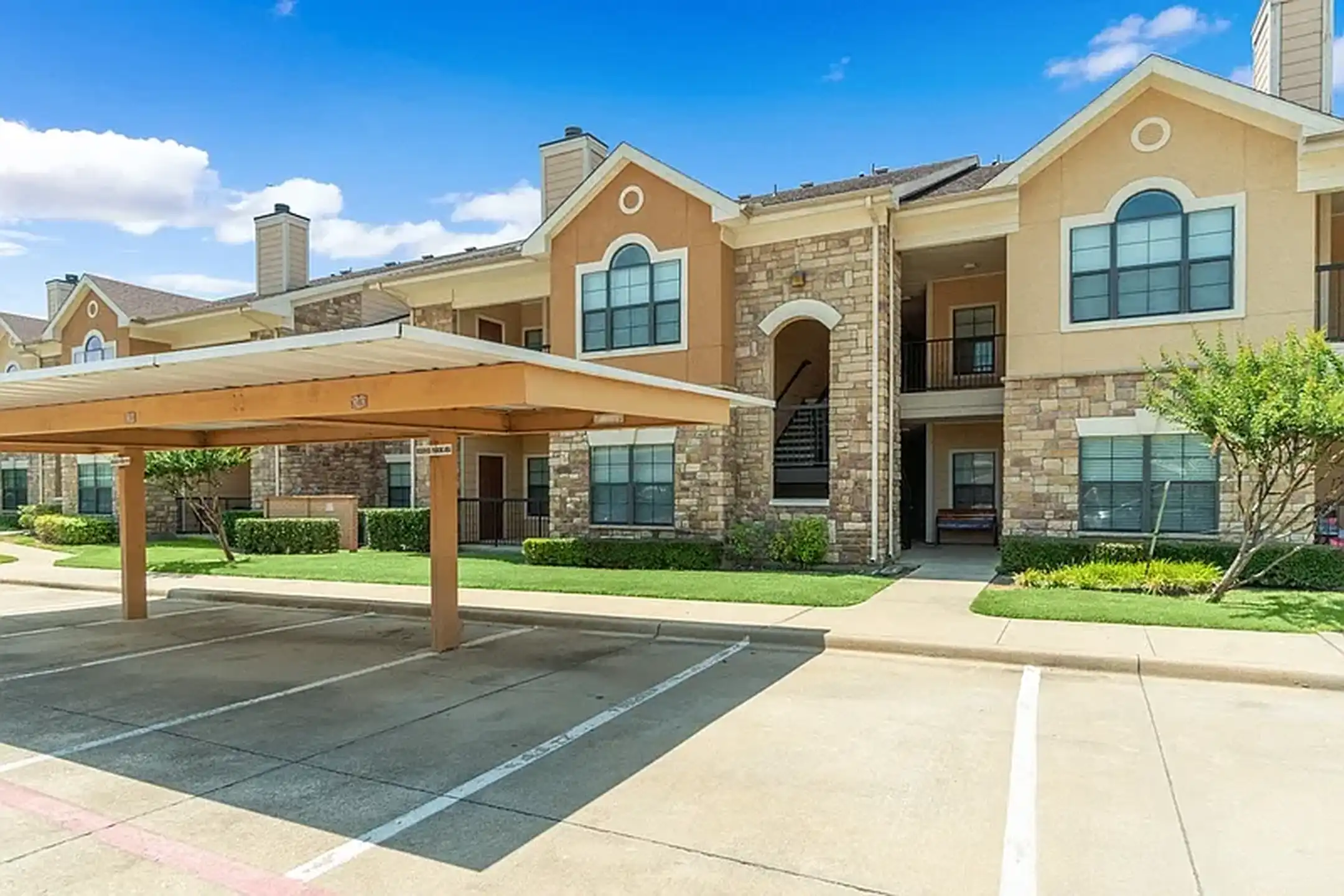Mansions of Mansfield - Mansfield, TX 76063 | ApartmentGuide.com