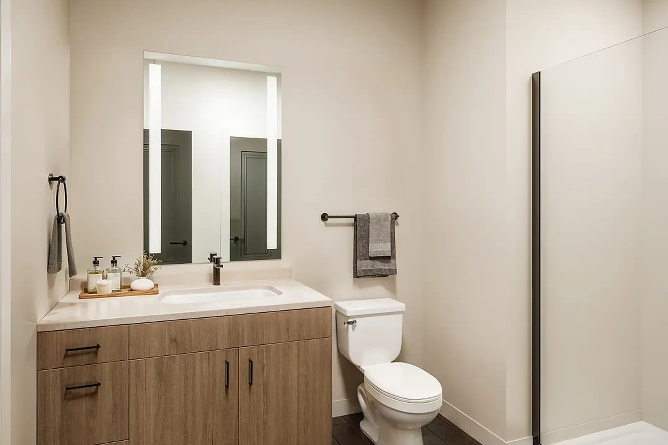 Rowe MKE - Milwaukee, WI 53202 | ApartmentGuide.com