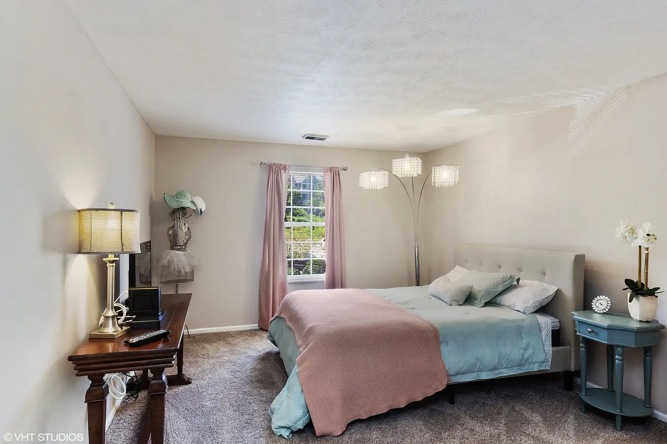 Brookstone Village - Cincinnati, OH 45209 | ApartmentGuide.com