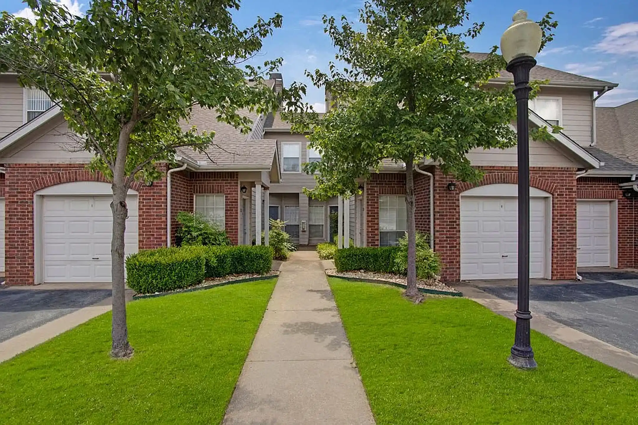 Lincoln Villas On Memorial