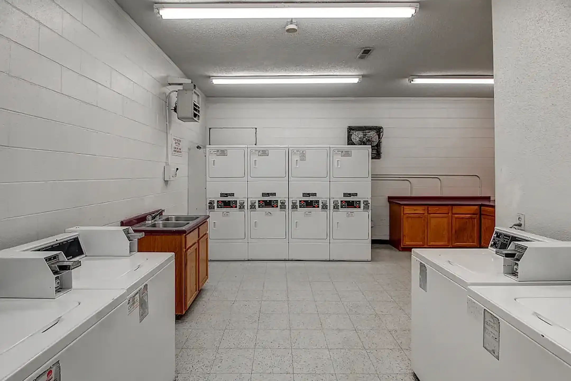 Sunset Rill Apartments - Knoxville, TN 37914 | ApartmentGuide.com