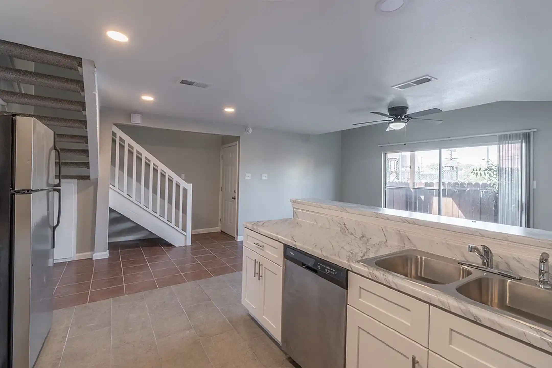 shadow Bay Apartments - Bay City, TX 77414 | ApartmentGuide.com