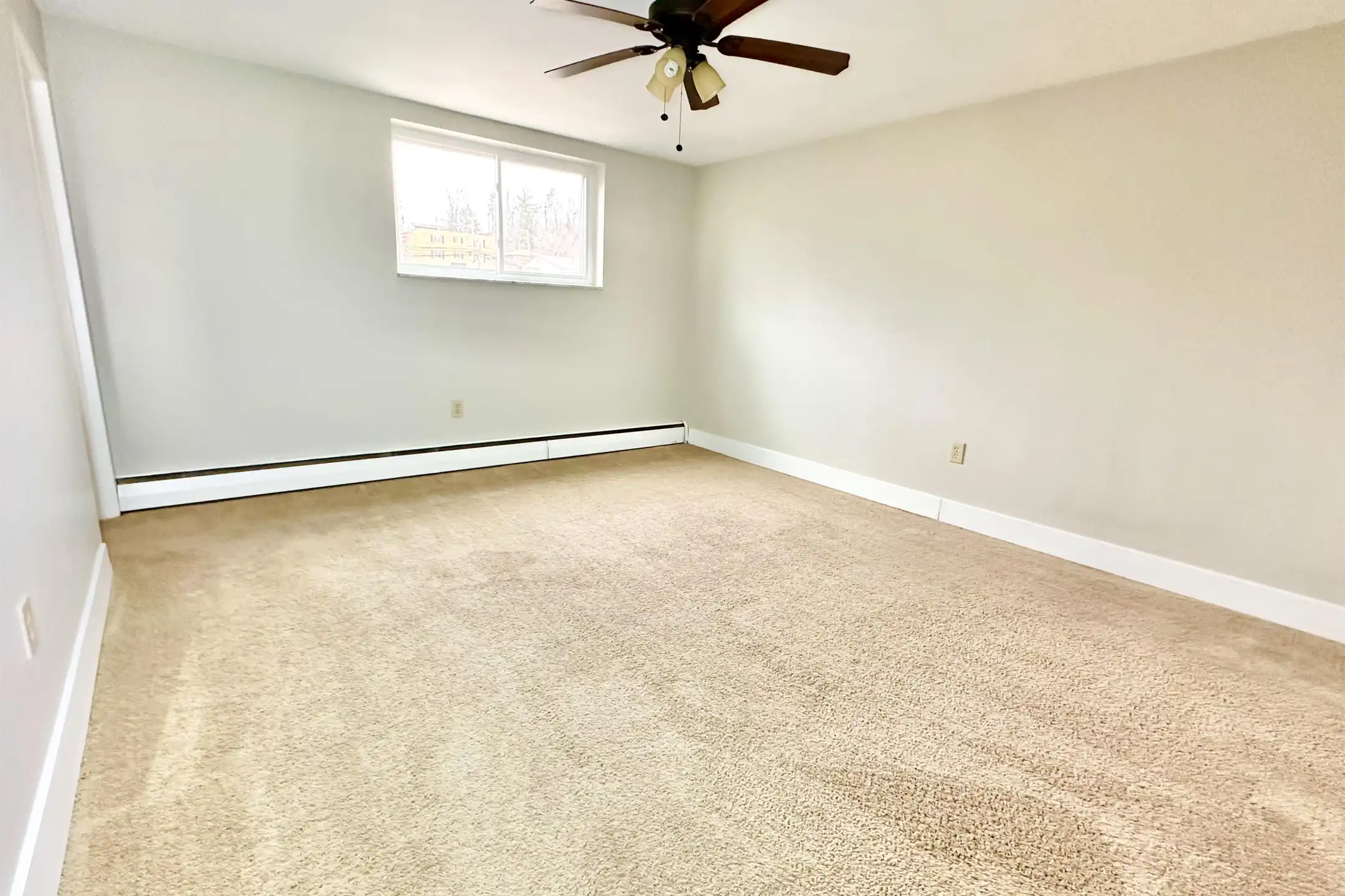 289 Moon Clinton Rd unit 9 - Carnot-Moon, PA 15108 | ApartmentGuide.com