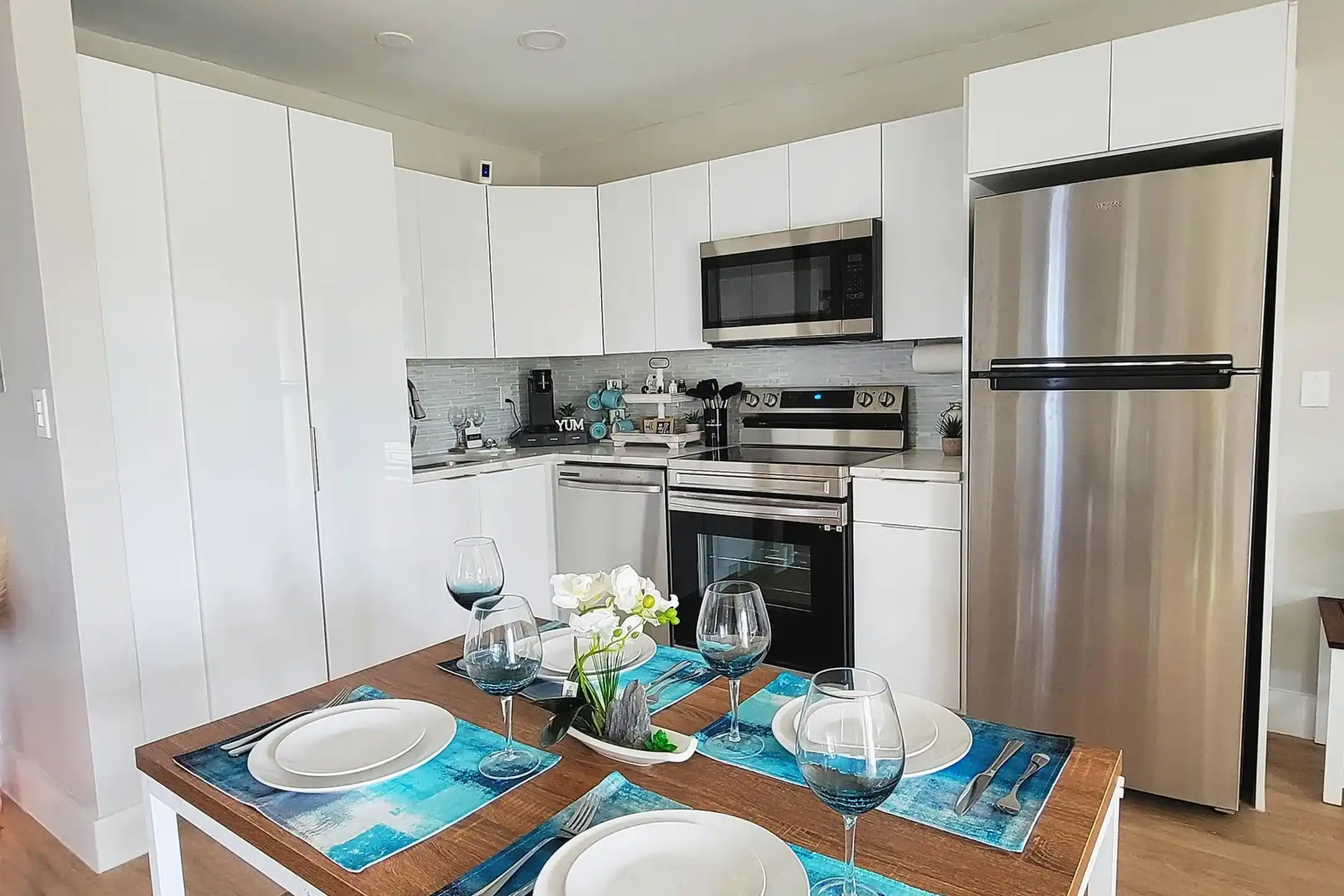 Cottage Cove - Miami, FL 33179 | ApartmentGuide.com