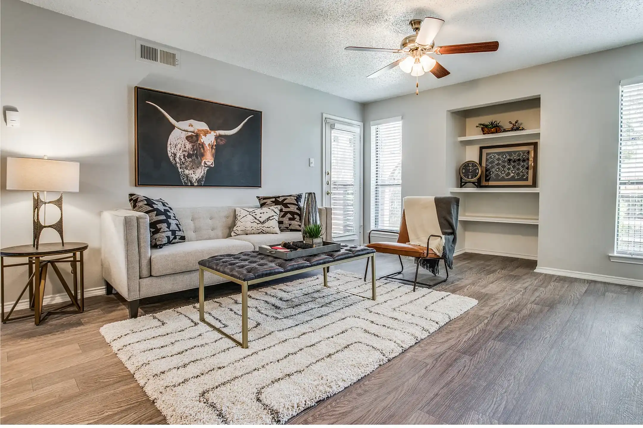 Exchange 7272 - Dallas, TX 75237 | ApartmentGuide.com