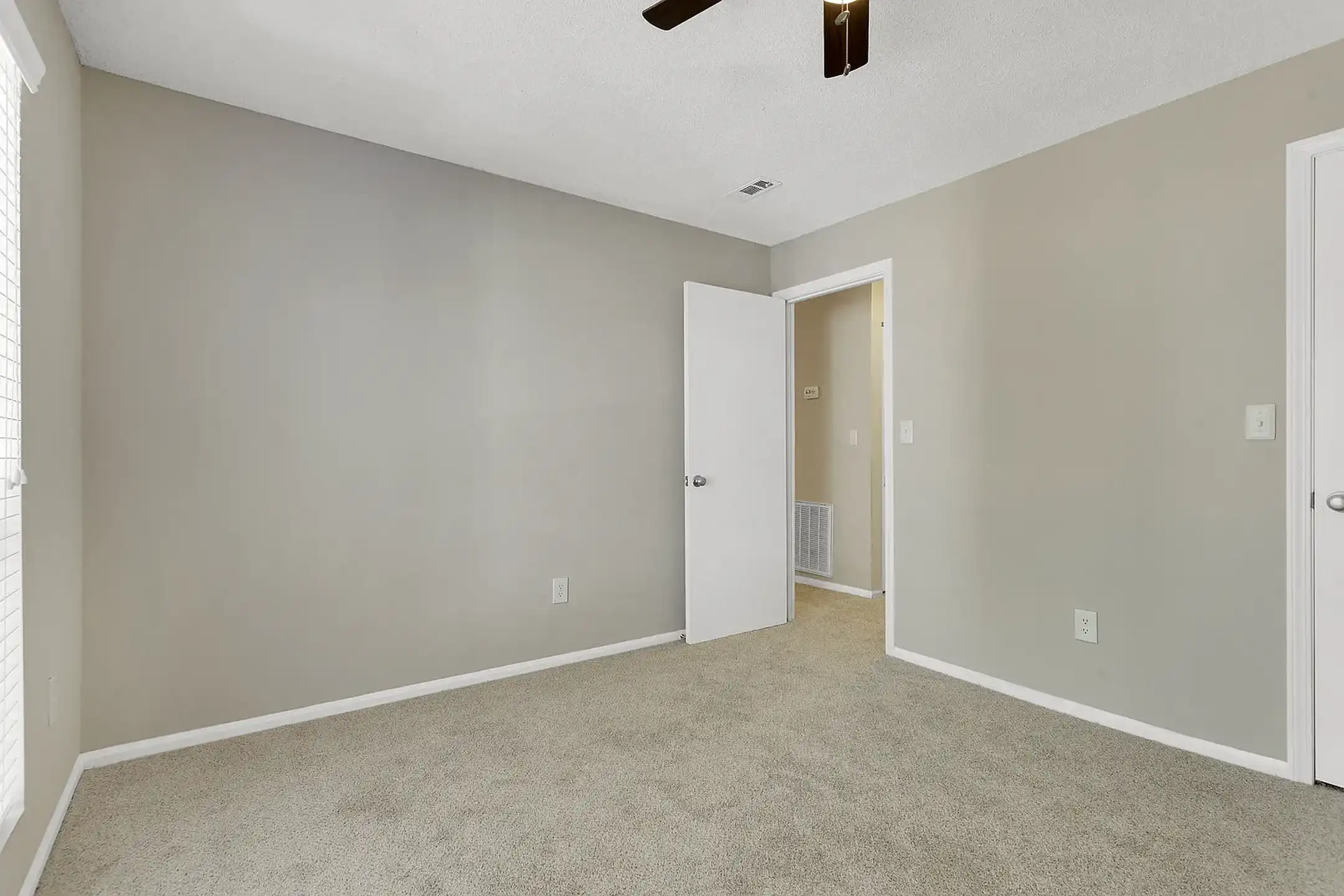 Oak Ridge at Pelham - Greenville, SC 29615 | ApartmentGuide.com