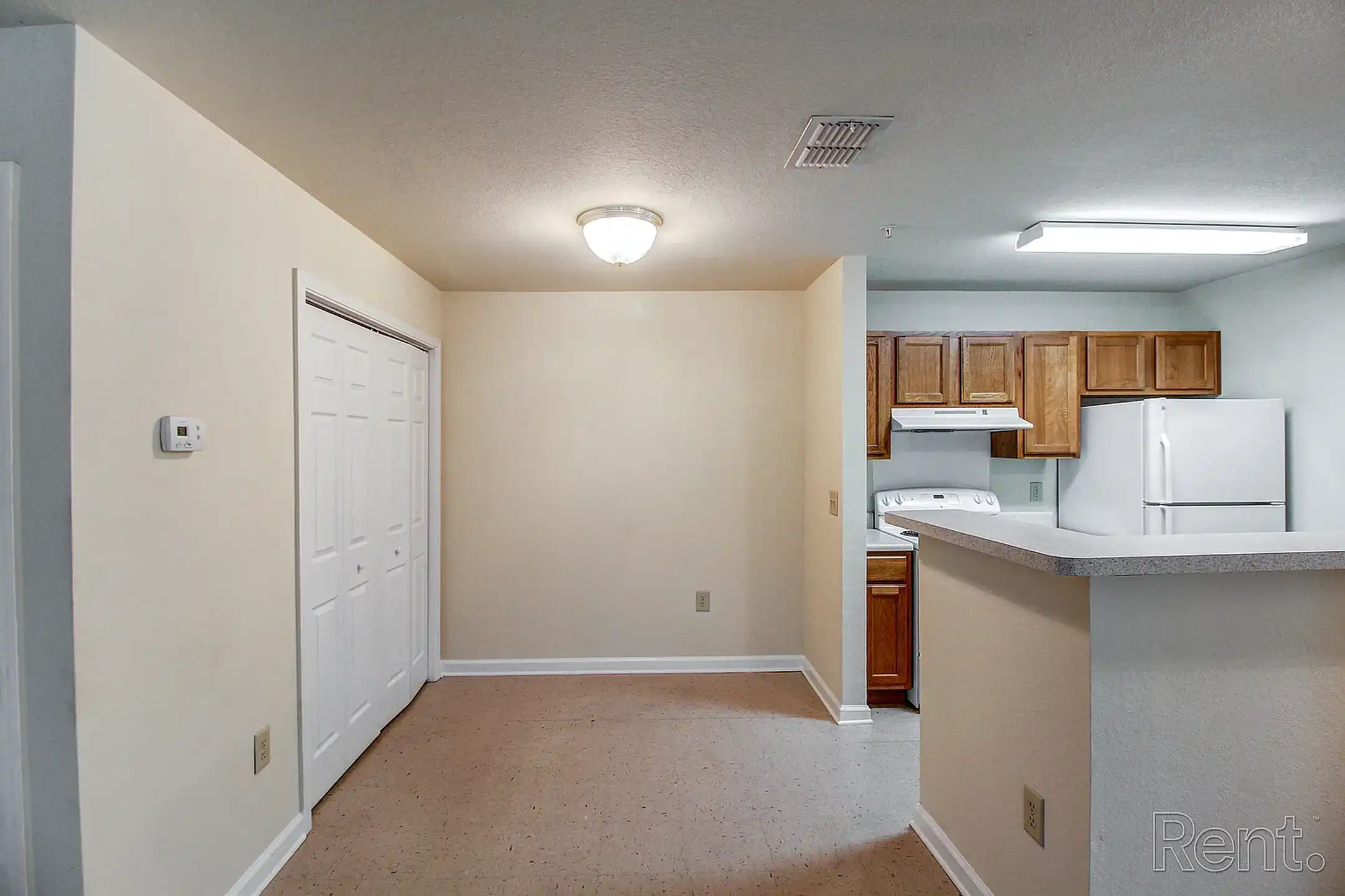 Hallmark at Oak Ridge Apartments - Oak Ridge, TN 37830 | ApartmentGuide.com