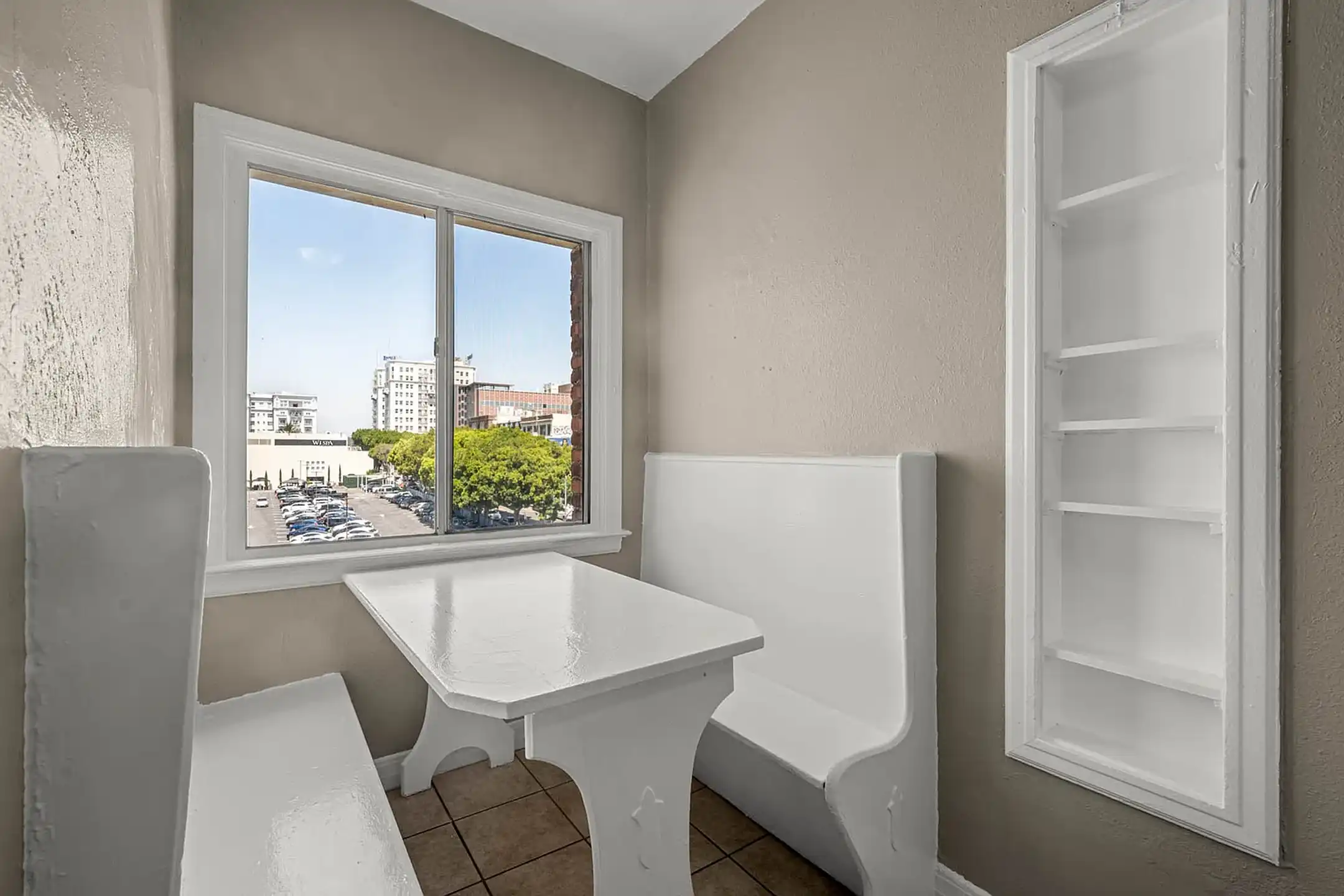 711 S. Rampart Blvd - Los Angeles, CA 90057 | ApartmentGuide.com