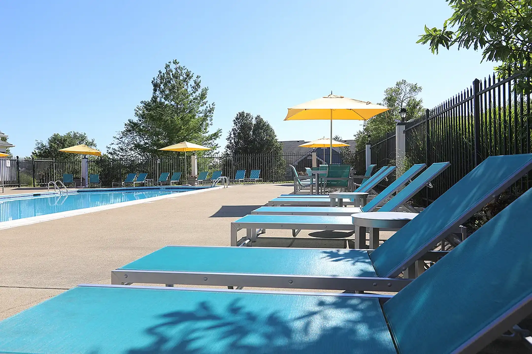 Shadow Ridge - Louisville, KY 40241 | ApartmentGuide.com