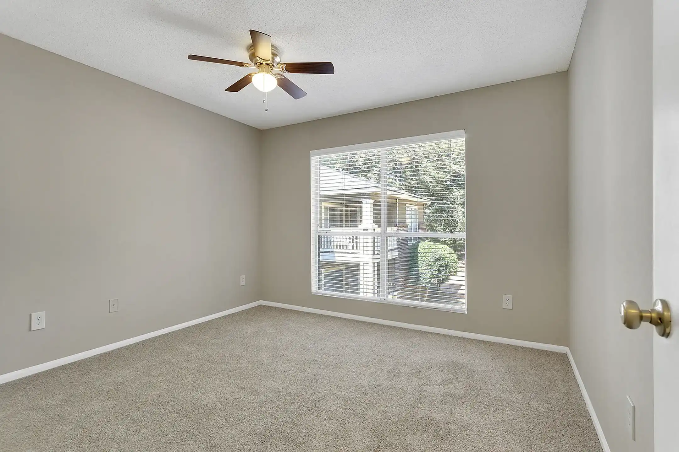 Oak Ridge at Pelham - Greenville, SC 29615 | ApartmentGuide.com