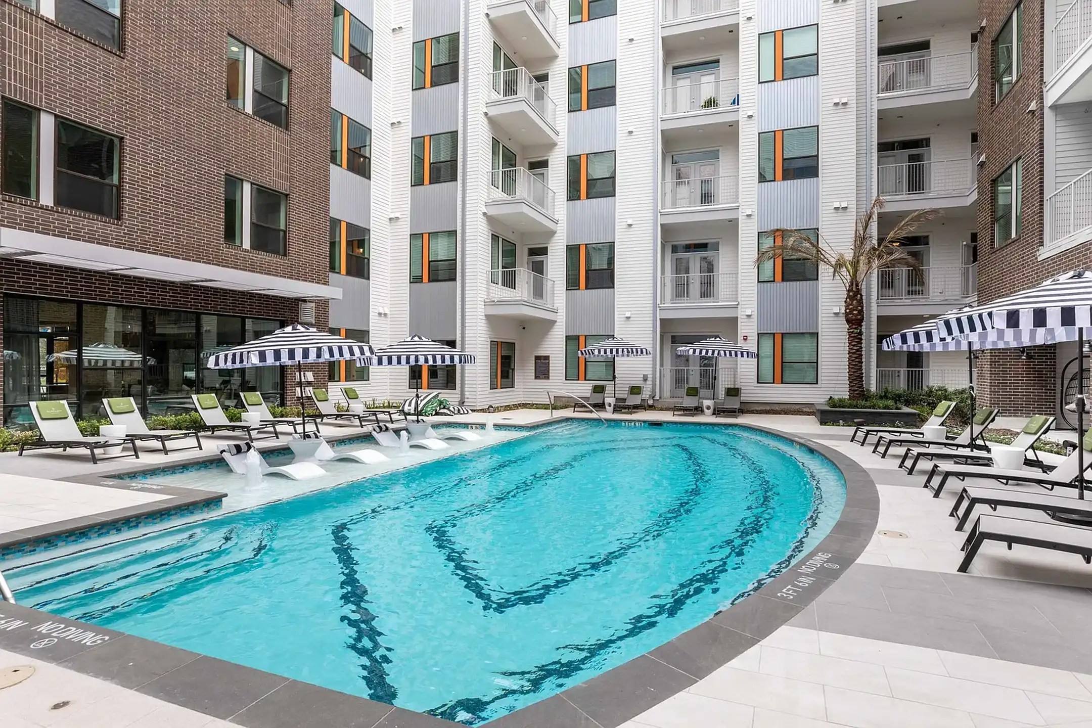 Durham Heights - Houston, TX 77008 | ApartmentGuide.com