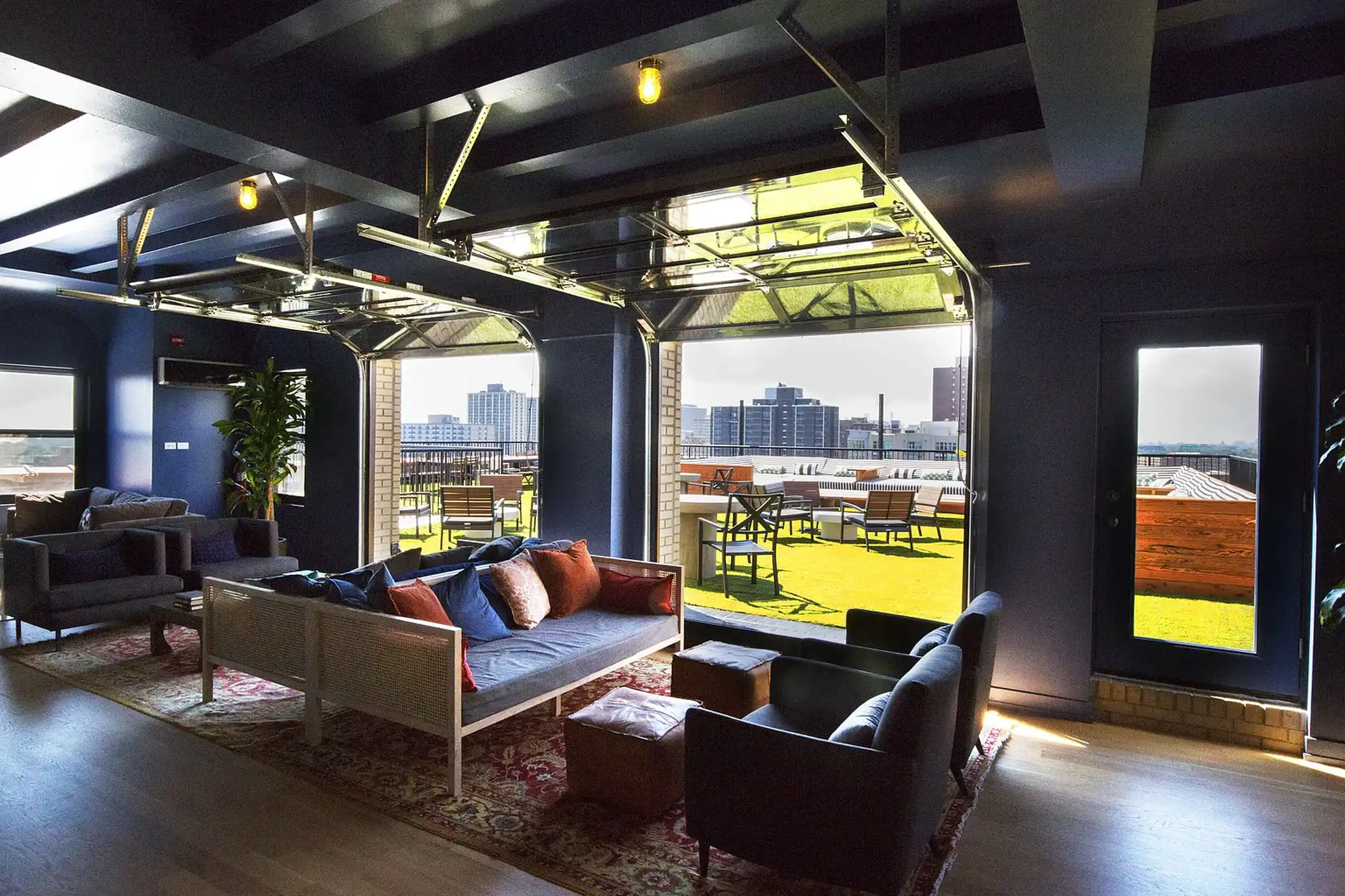 The Lawrence House - Chicago, IL 60640 | ApartmentGuide.com