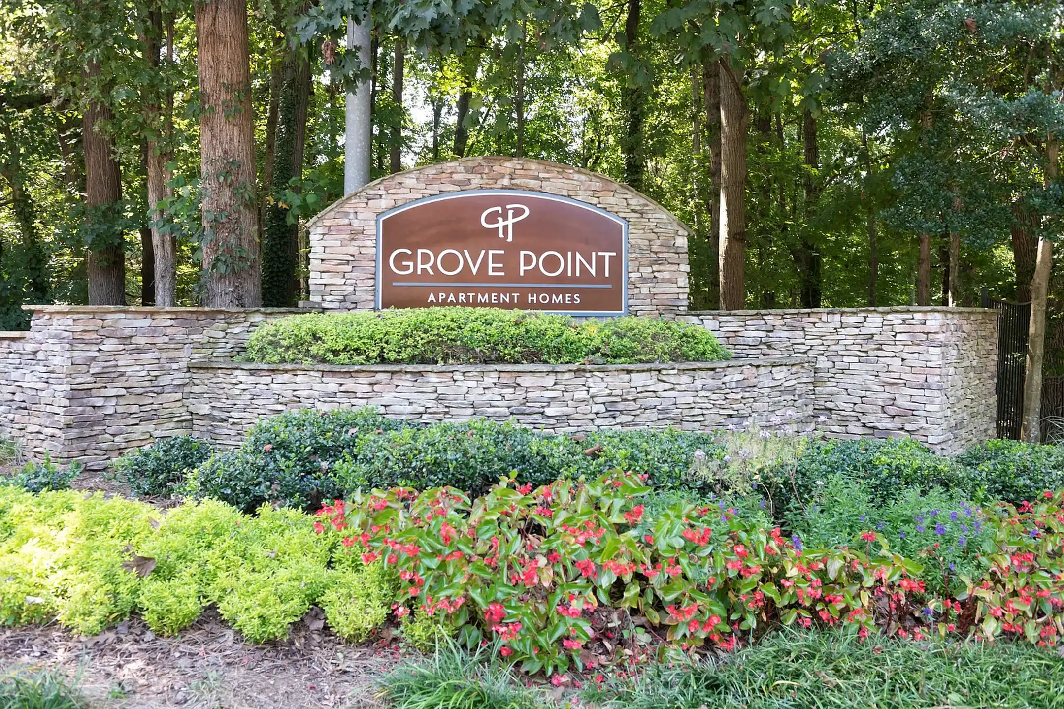 Grove Point - Norcross, GA 30093 | ApartmentGuide.com