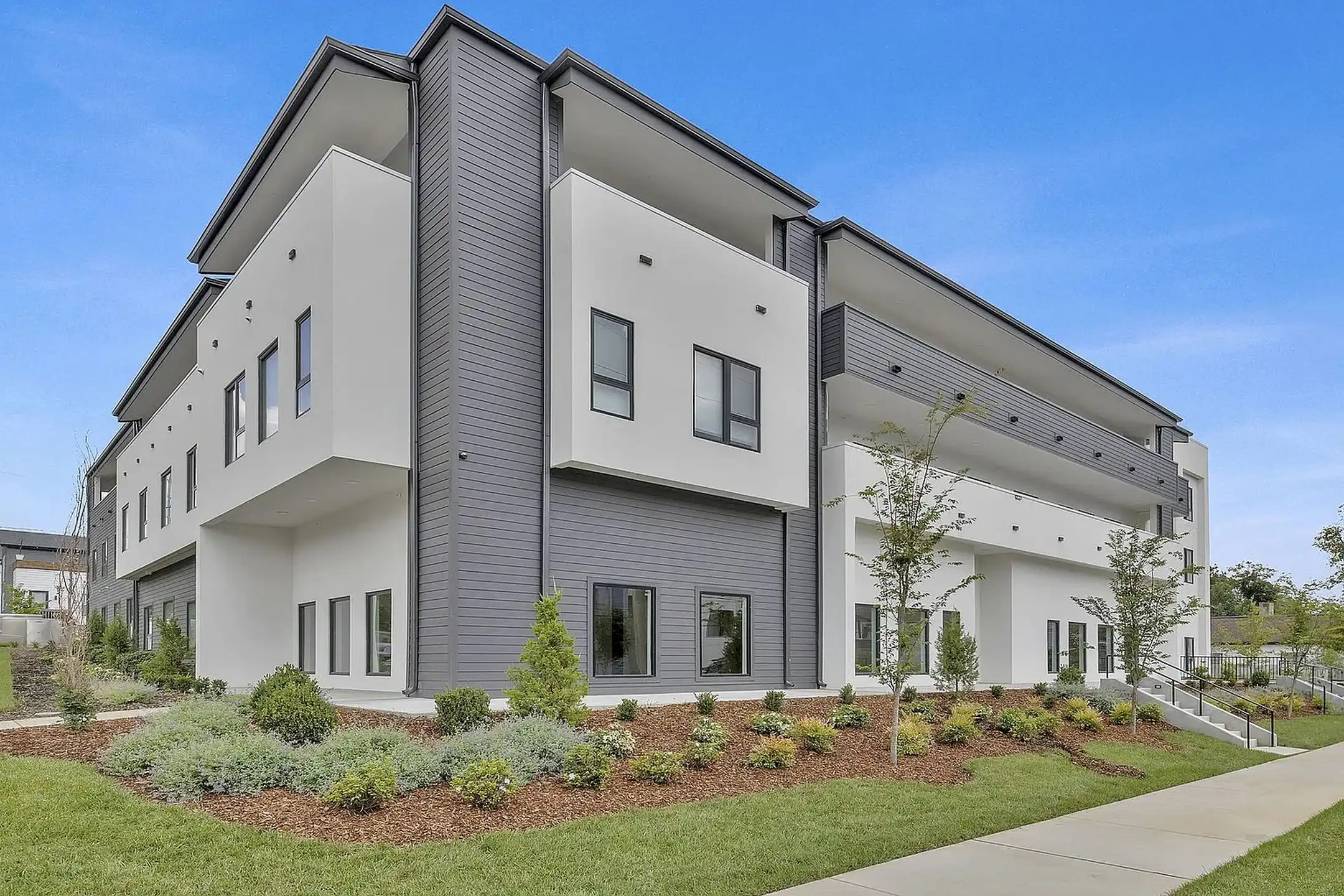 Clay Street Commons - Nashville, TN 37208 | ApartmentGuide.com