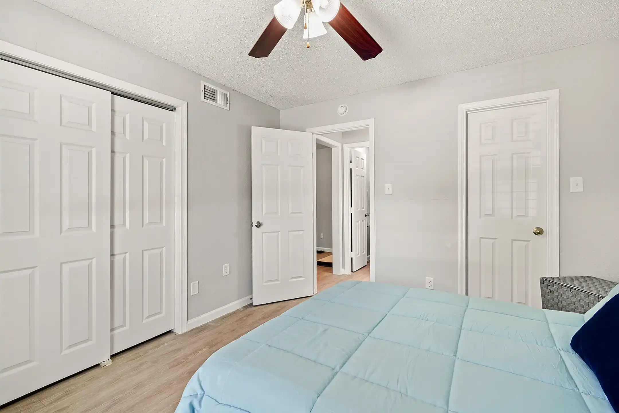 Timber Ridge - Houston, TX 77013 | ApartmentGuide.com