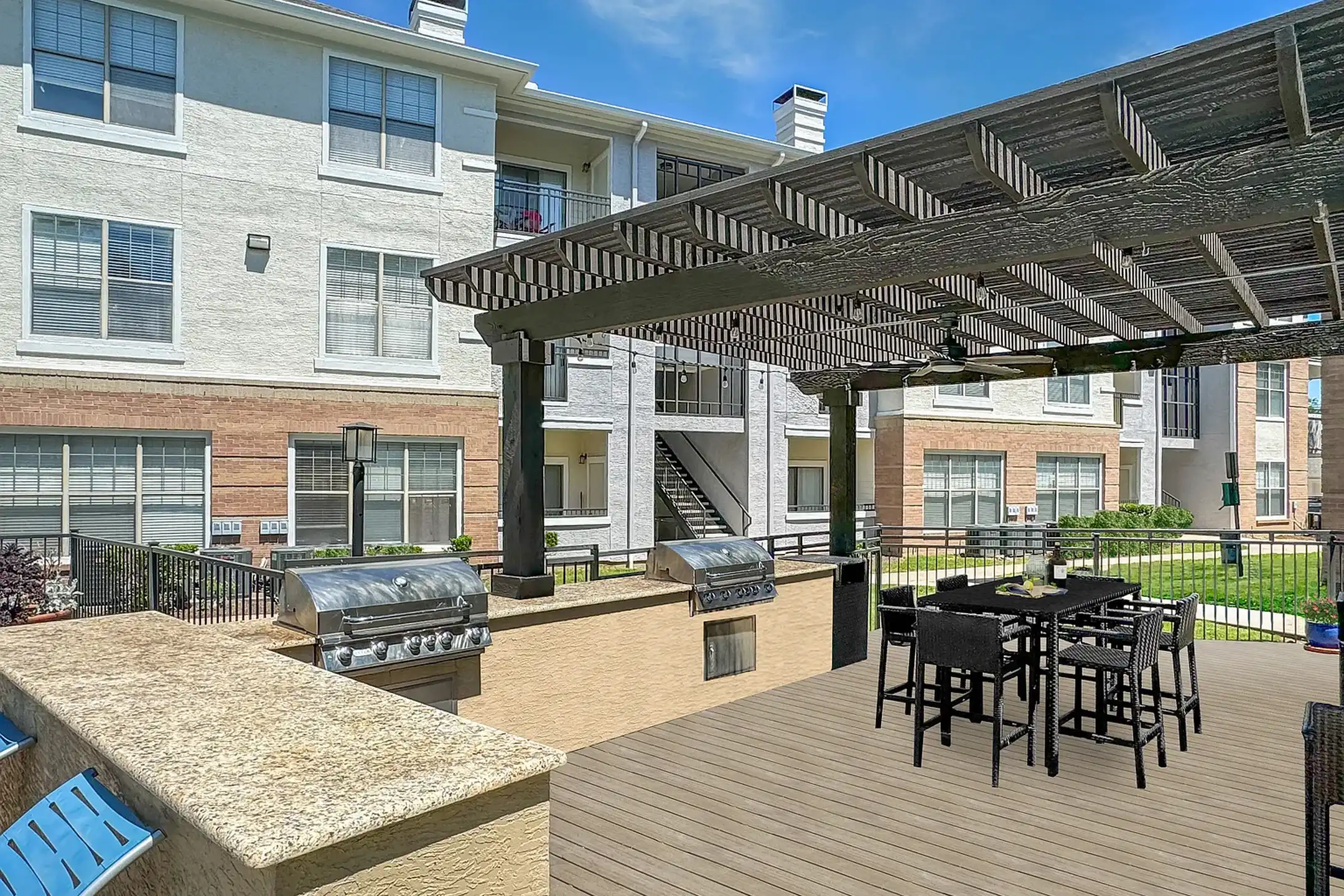 Metropolitan at Cityplace - Dallas, TX 75204 | ApartmentGuide.com