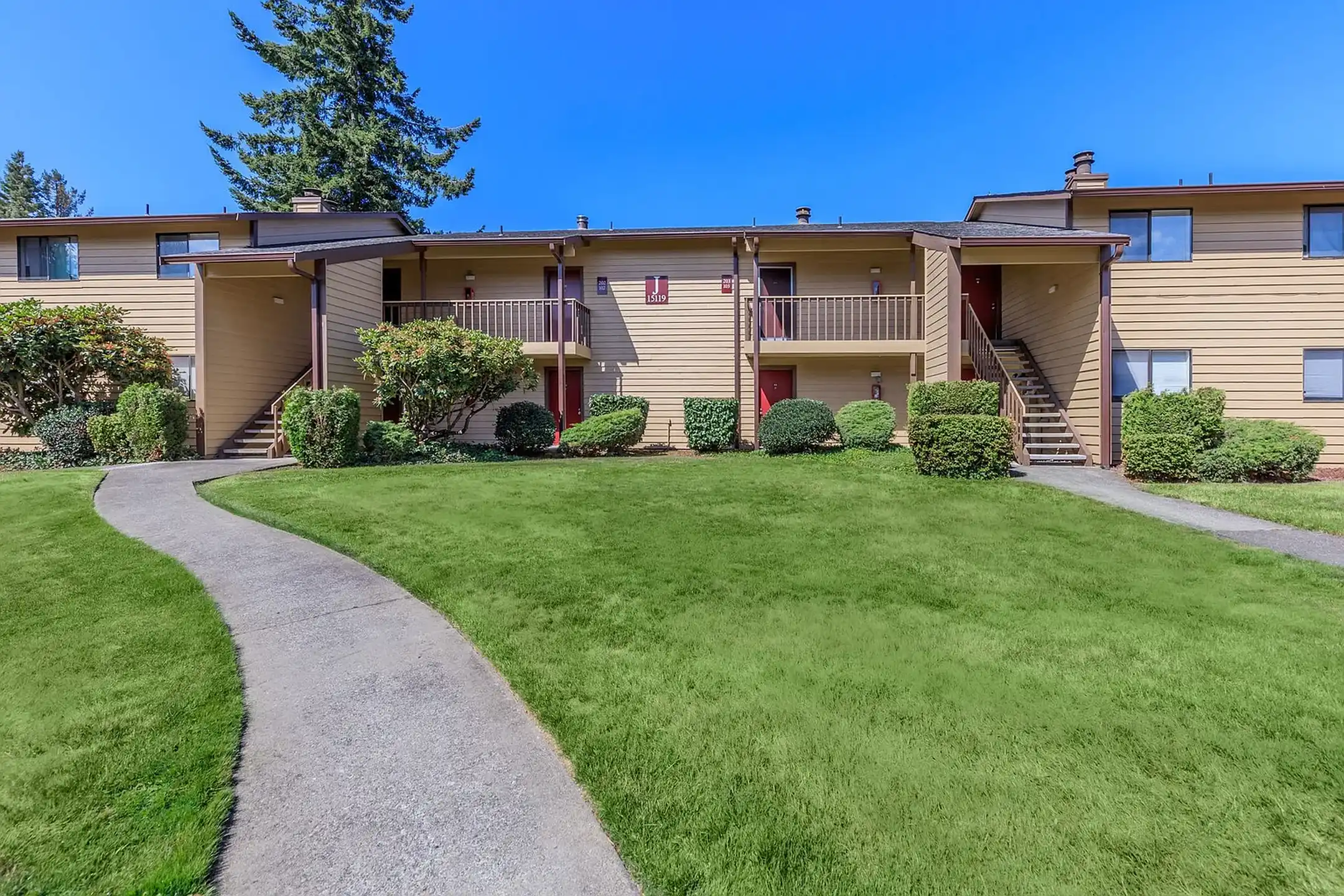 Autumn Ridge Apartments - Shoreline, WA 98133 | ApartmentGuide.com